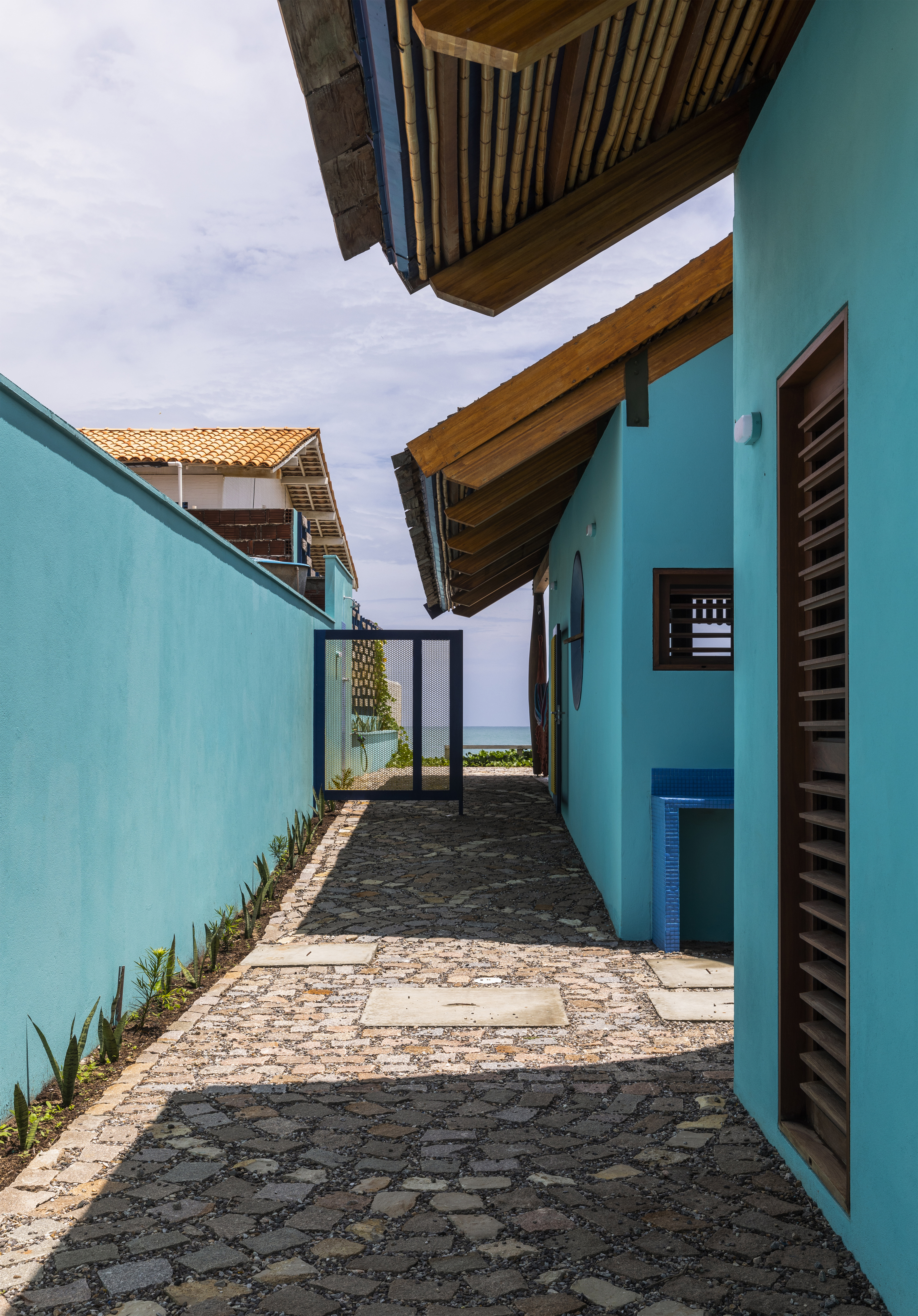 Gutter House by Atelier Daniel Florez - Architizer