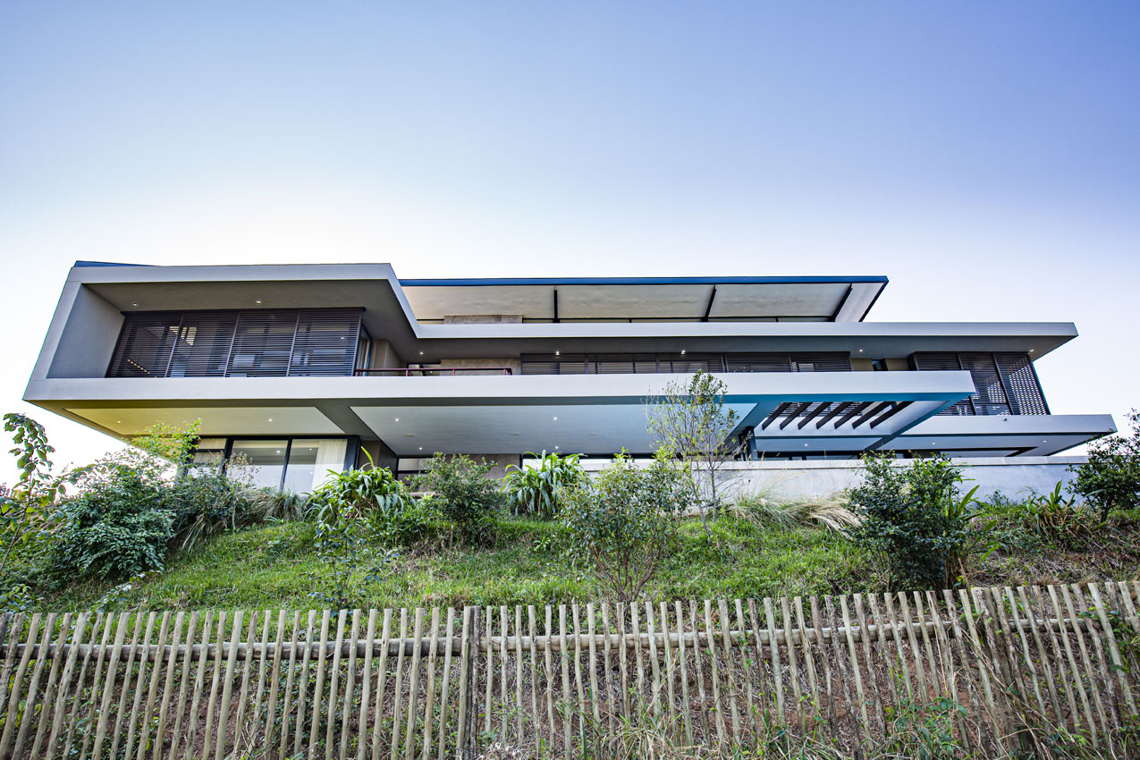 FUCHSIA HOUSE by Metropole Architects - Architizer