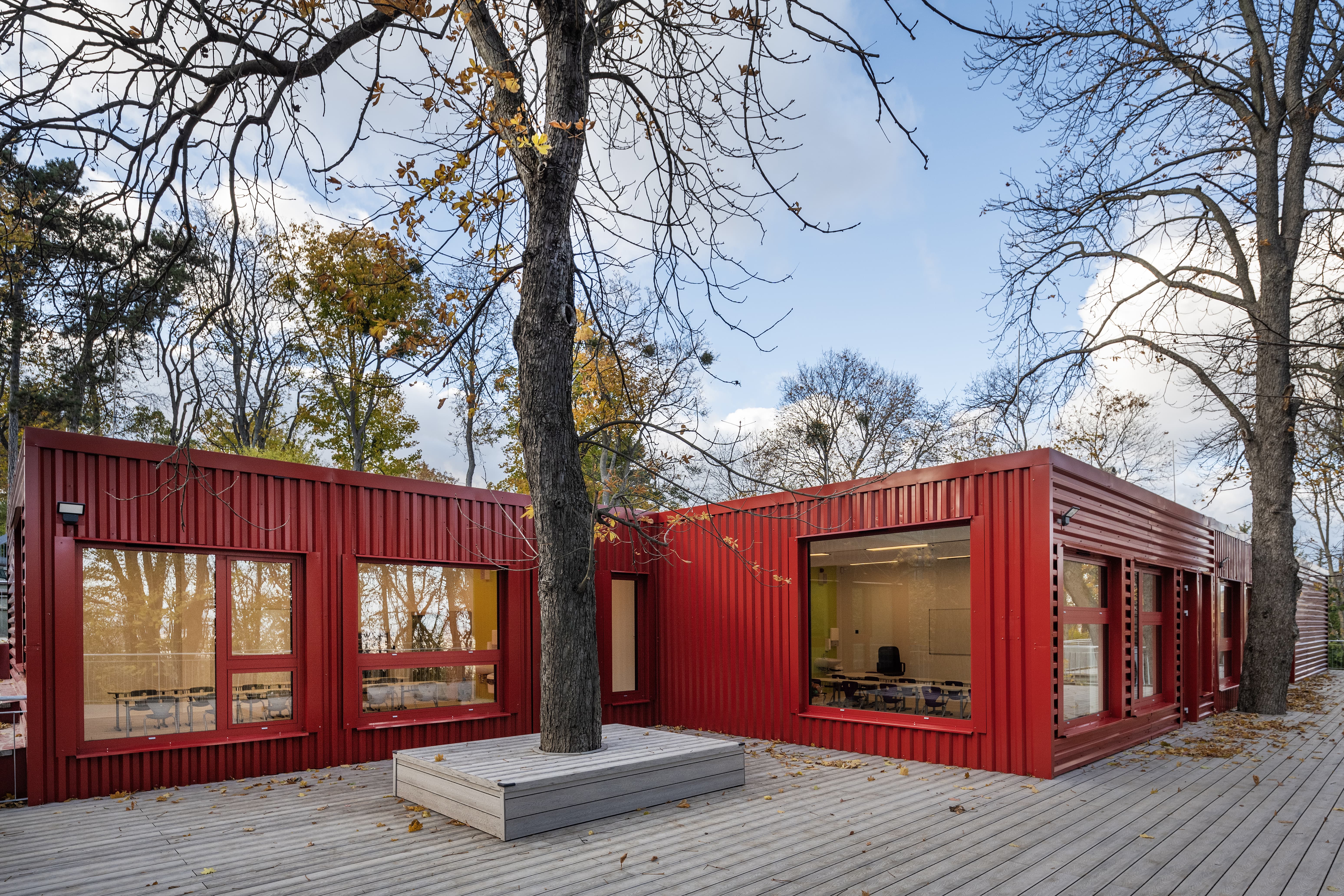 Container into Classroom - German School of Budapest by Bánáti ...