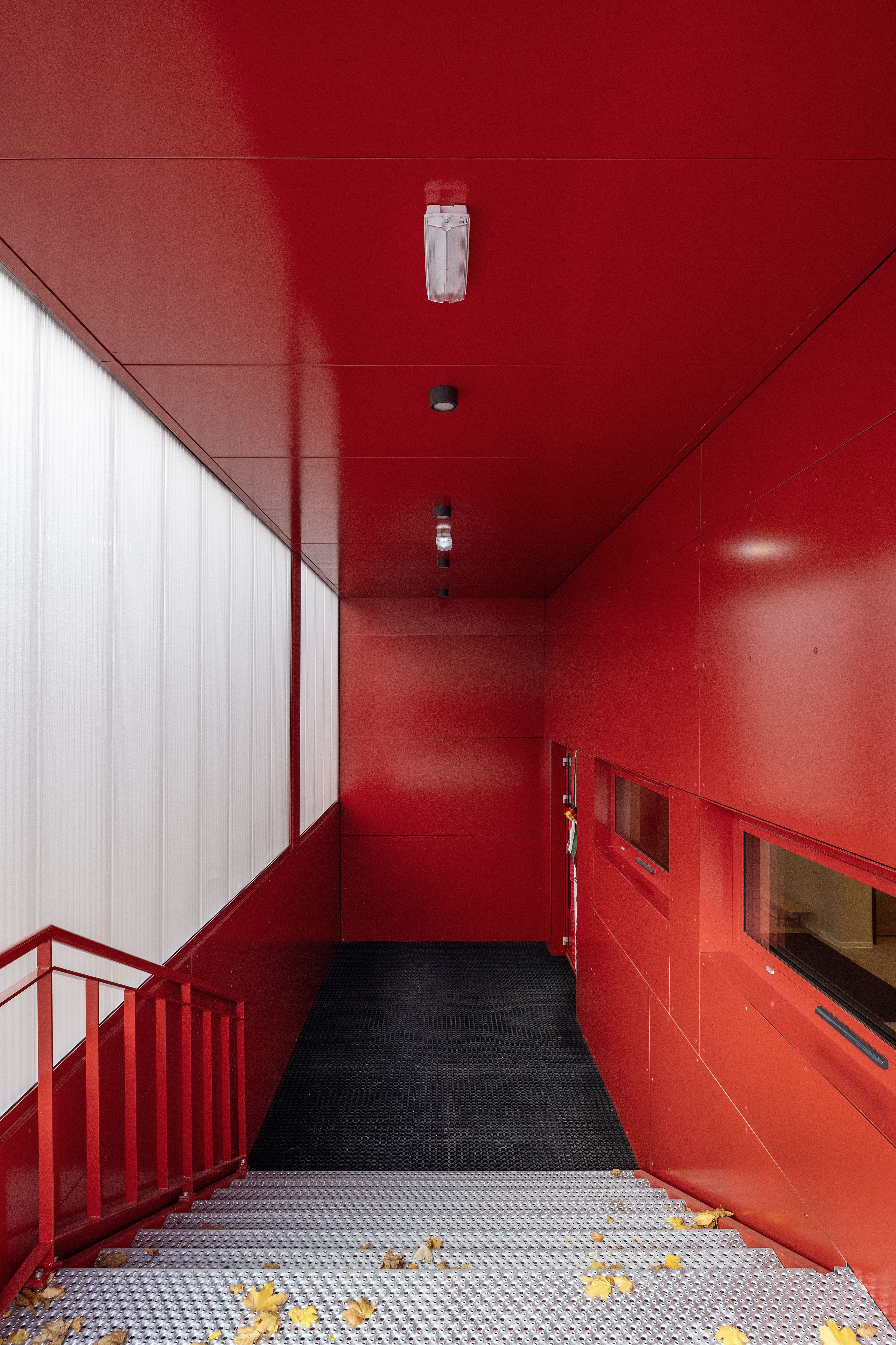 Container into Classroom - German School of Budapest by Bánáti ...