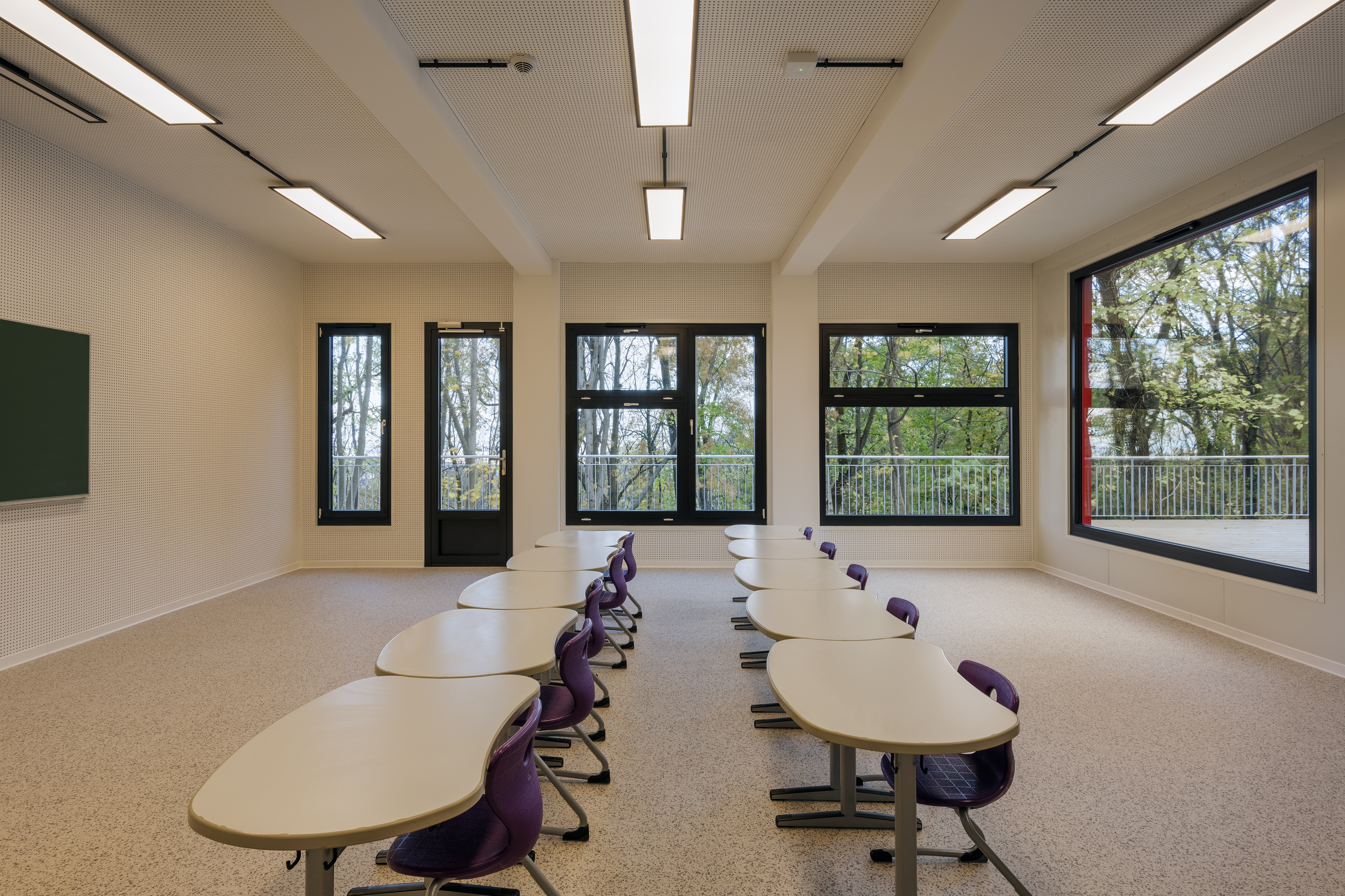 Container into Classroom - German School of Budapest by Bánáti ...