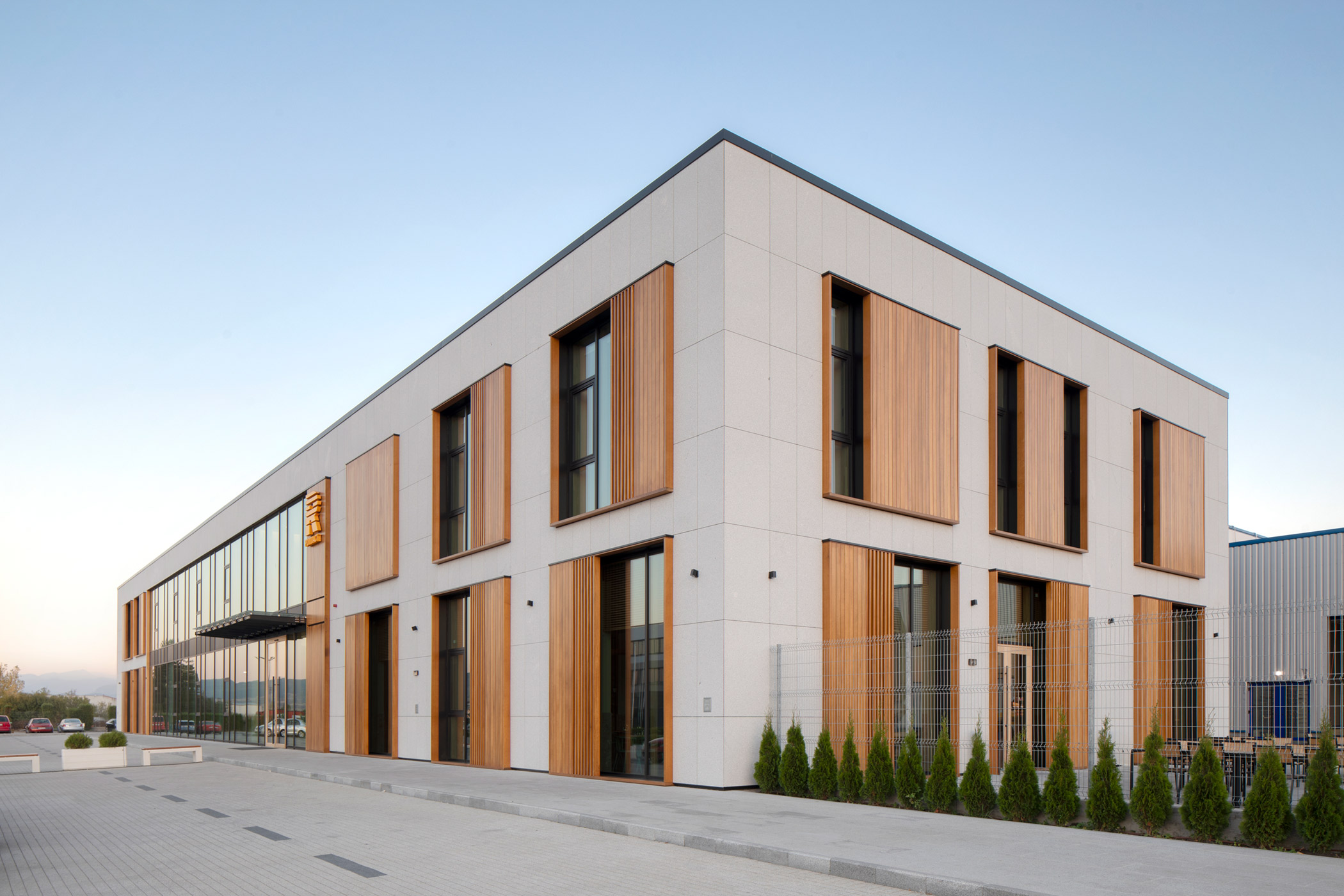 ROLLPLAST production and administrative complex by IPA - Architecture ...