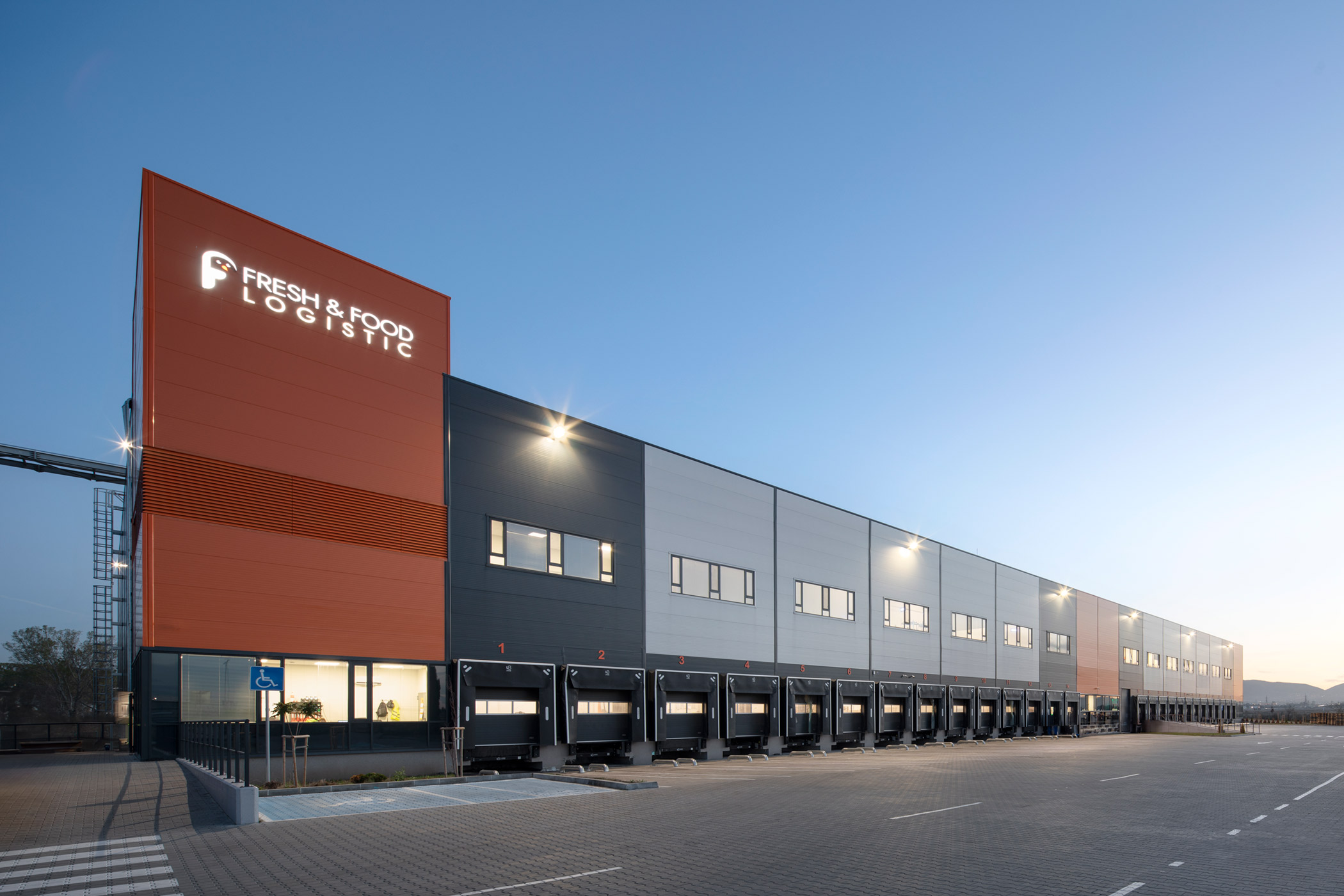 Fresh&Frozen Logistics and Warehouse by IPA - Architecture and more ...