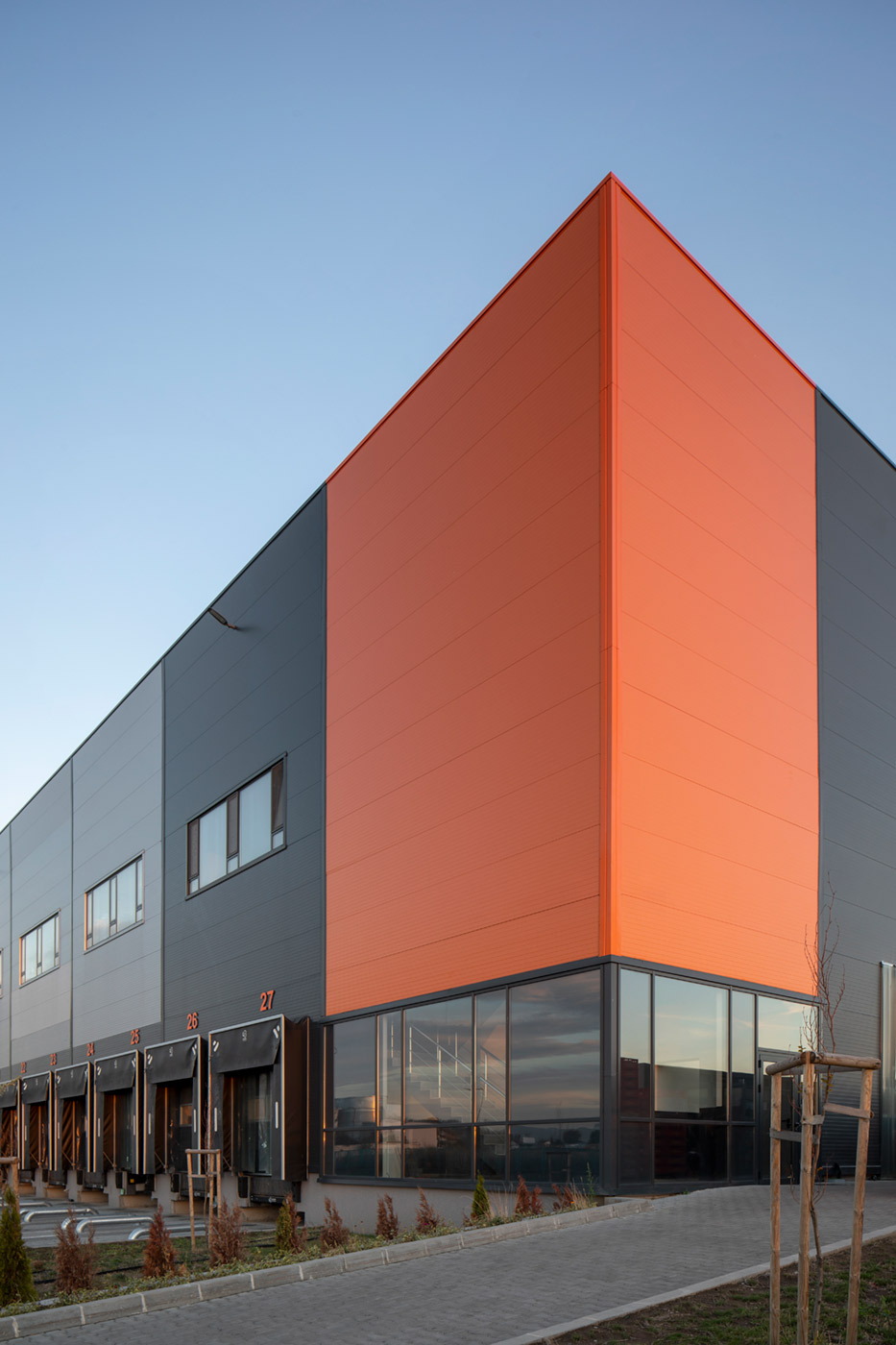 Fresh&Frozen Logistics and Warehouse by IPA - Architecture and more ...