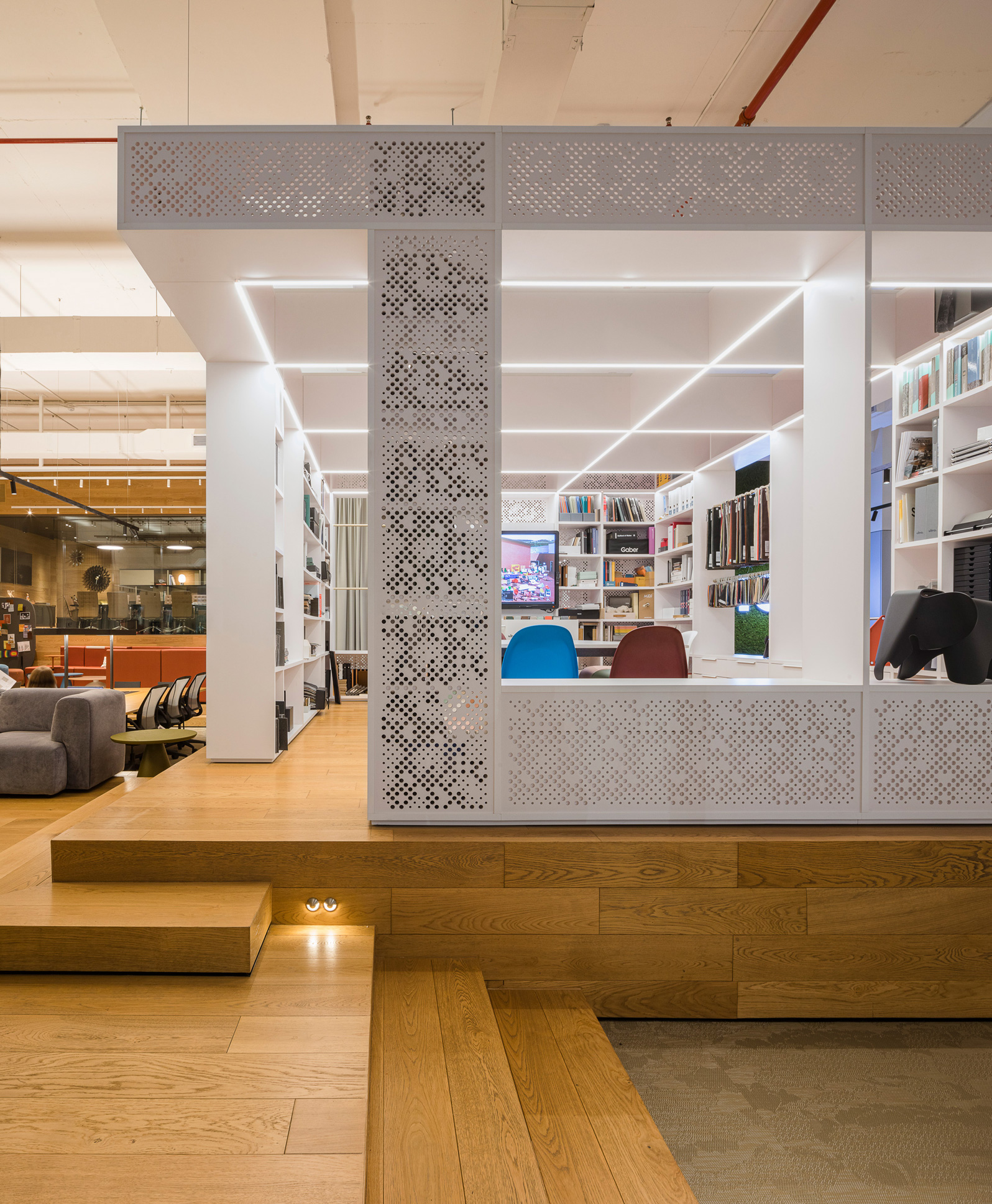 IHO Experience Center by Mallol - Architizer