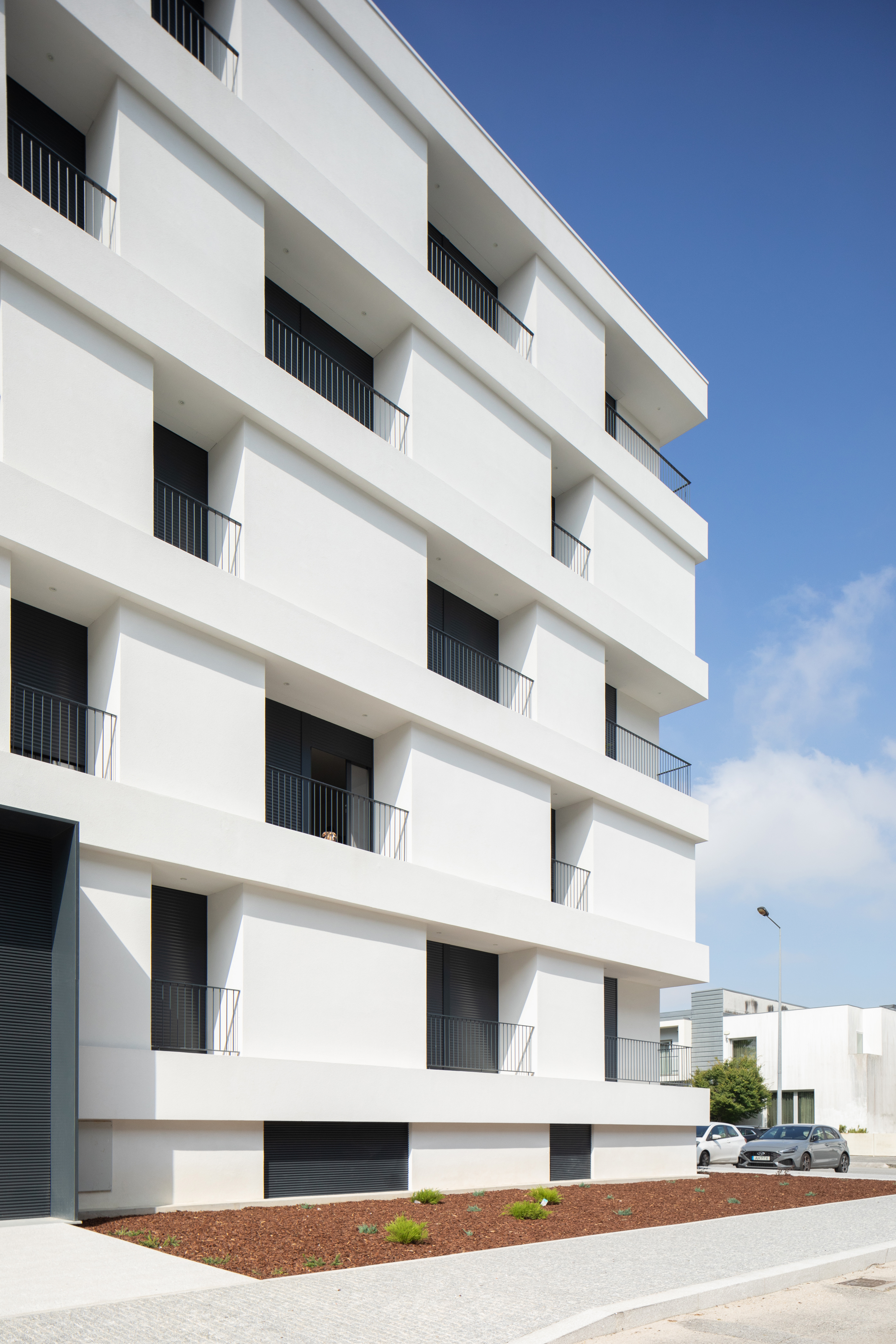 Collective Housing in Vereda Quinta da Cruz - Maia by PARADOXO ...