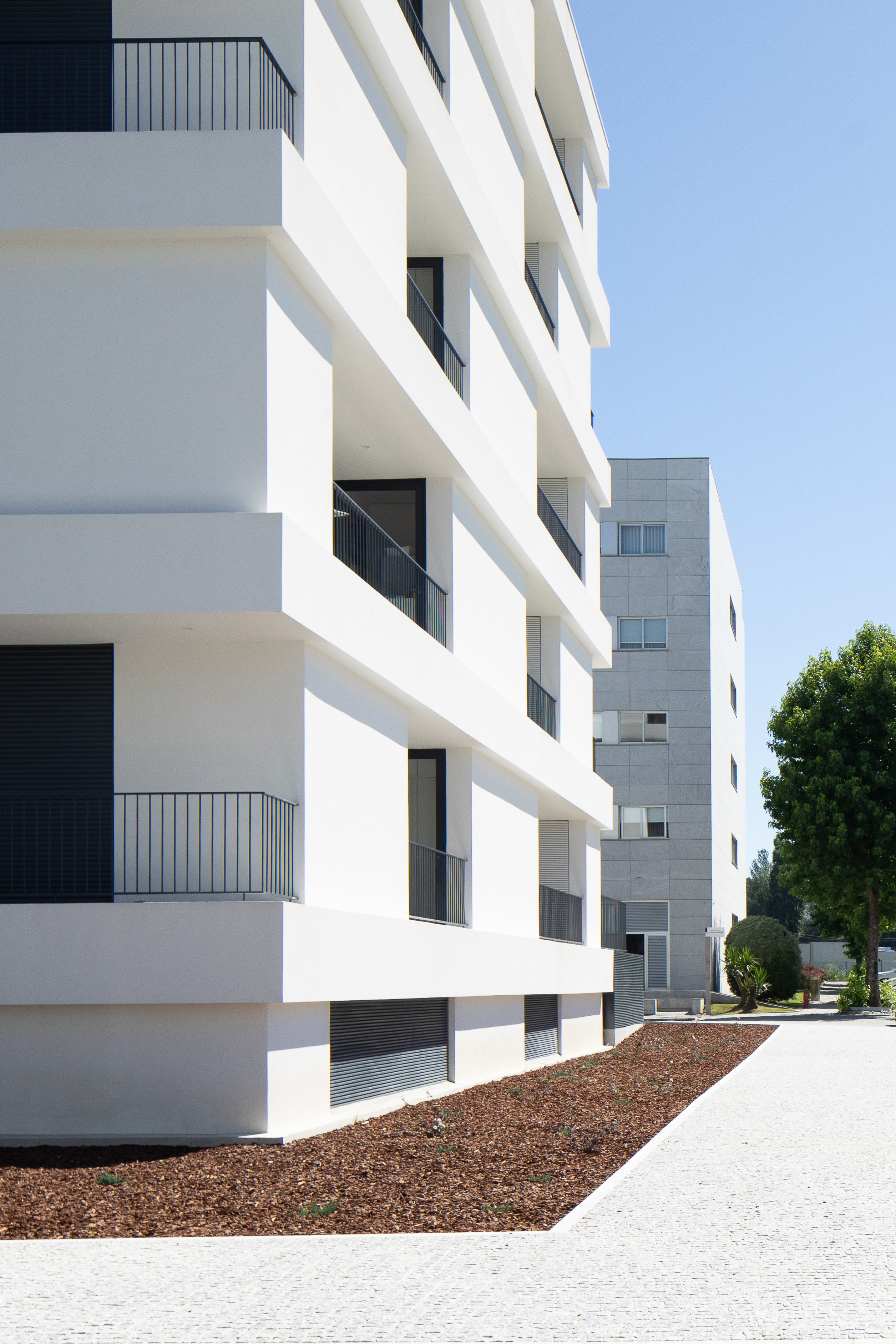 Collective Housing in Vereda Quinta da Cruz - Maia by PARADOXO ...