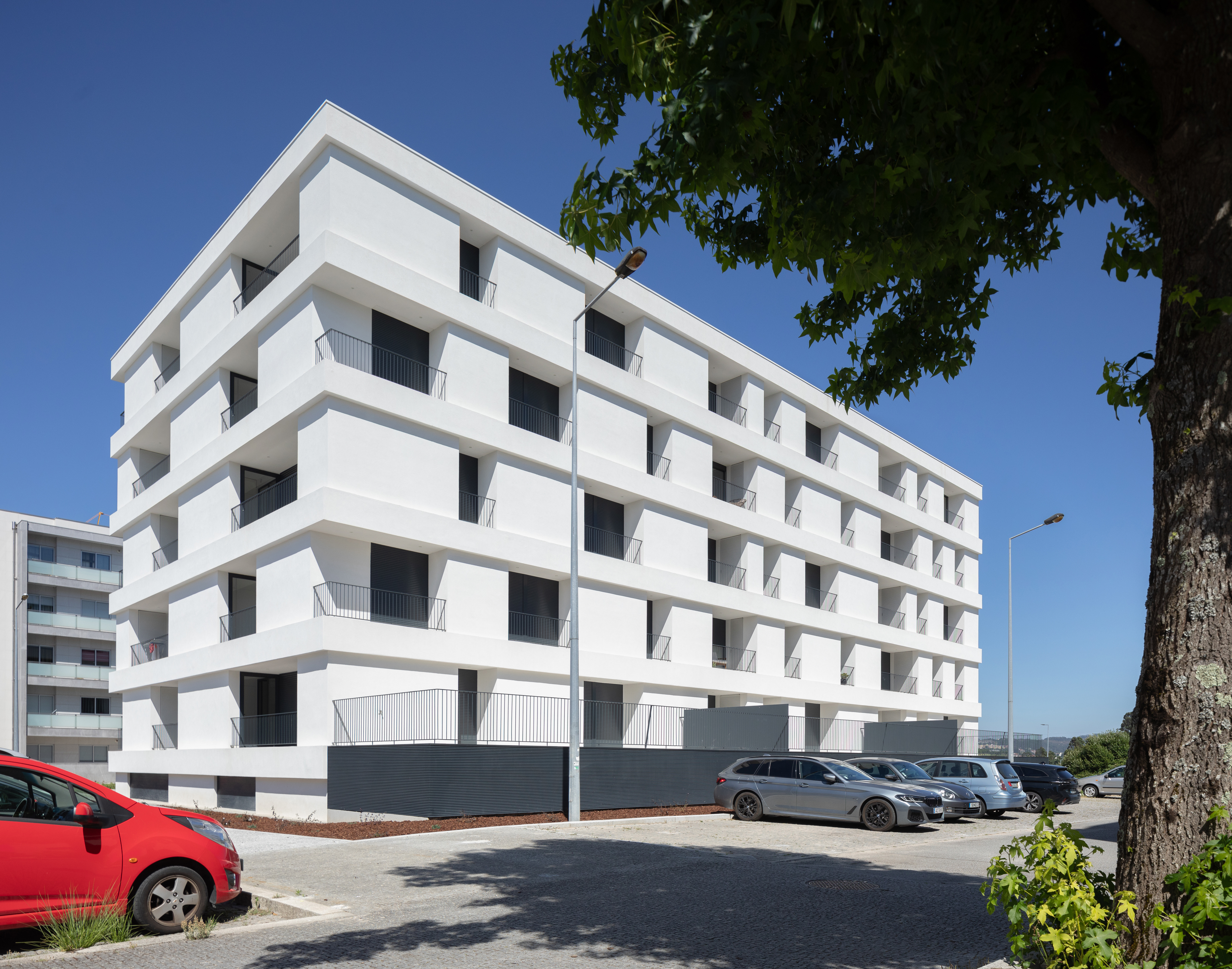 Collective Housing in Vereda Quinta da Cruz - Maia by PARADOXO ...