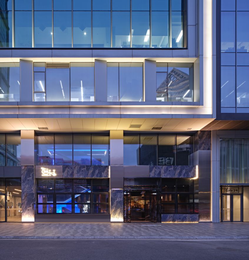 CHAMBER 28 by STUDIO8 ARCHITECTS - Architizer