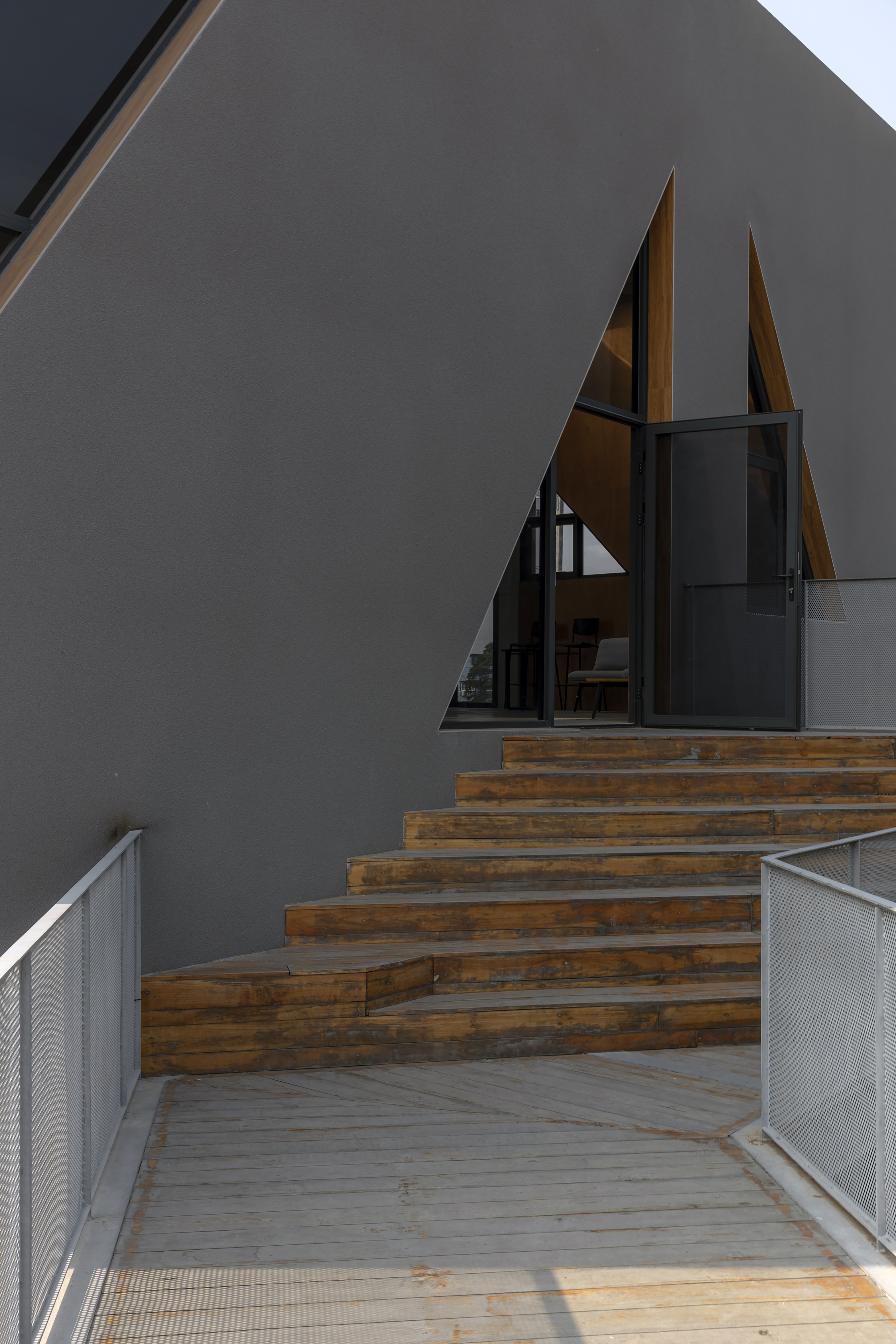 DIFF Coffee Roasters by ASWA (Architectural Studio of Work - Aholic ...