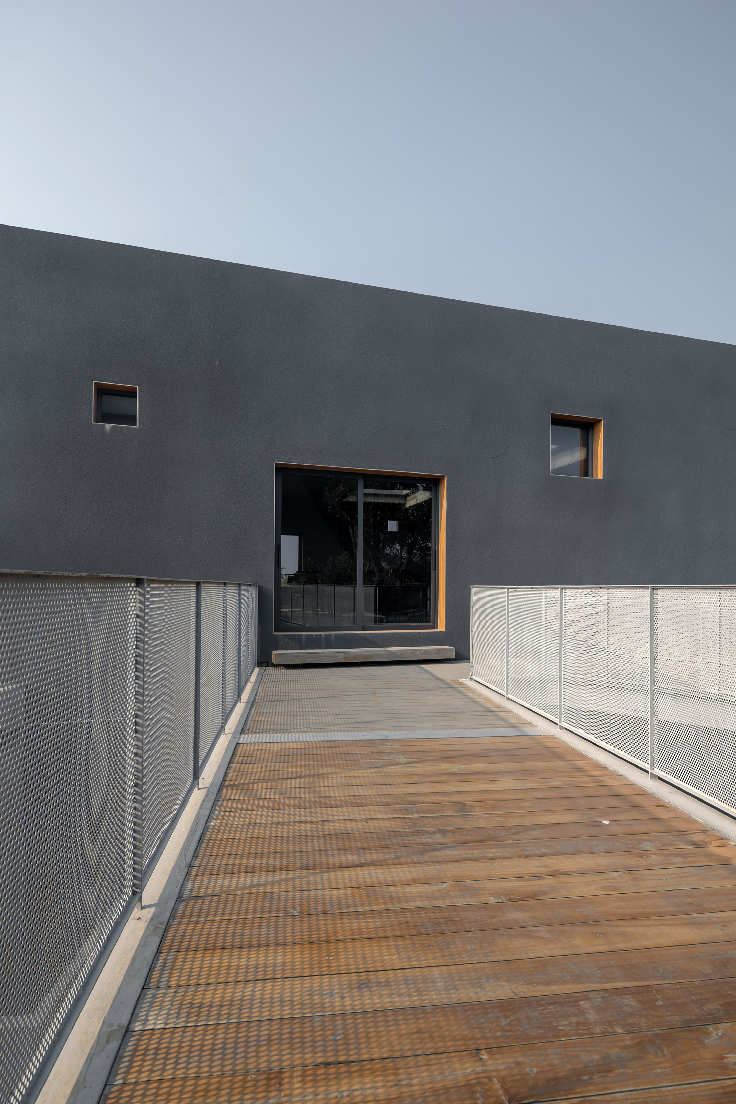DIFF Coffee Roasters by ASWA (Architectural Studio of Work - Aholic ...