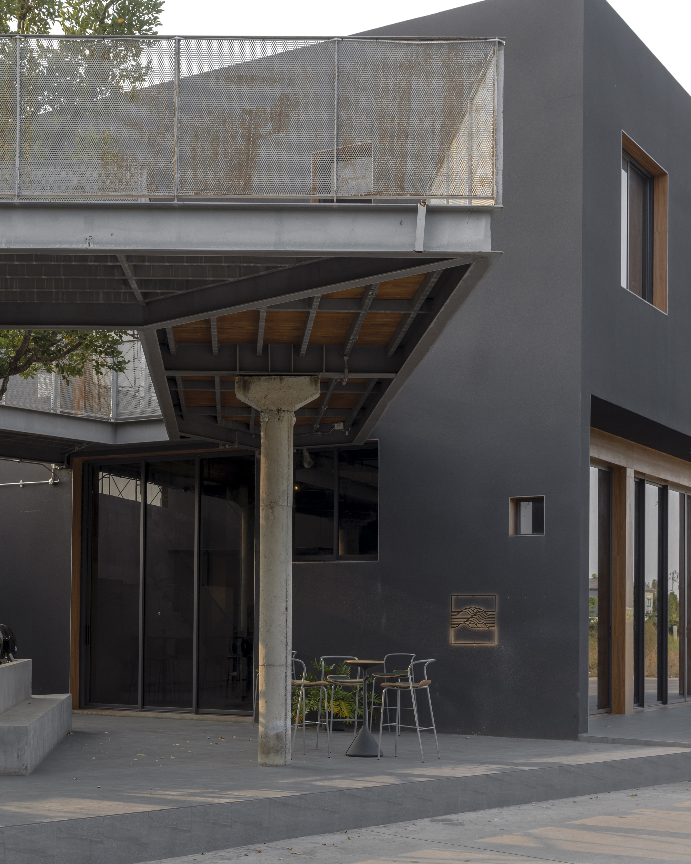 DIFF Coffee Roasters by ASWA (Architectural Studio of Work - Aholic ...