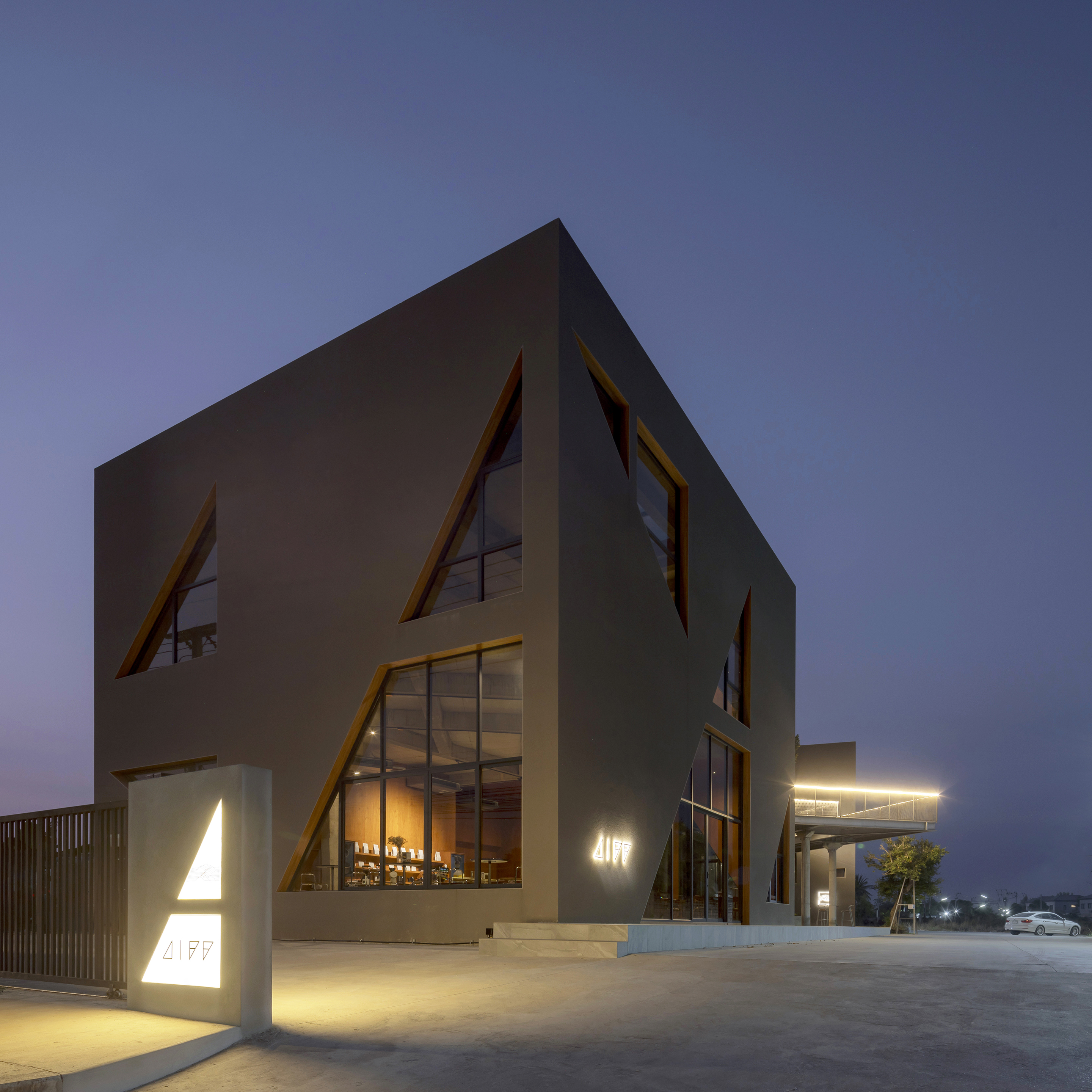 DIFF Coffee Roasters by ASWA (Architectural Studio of Work - Aholic ...