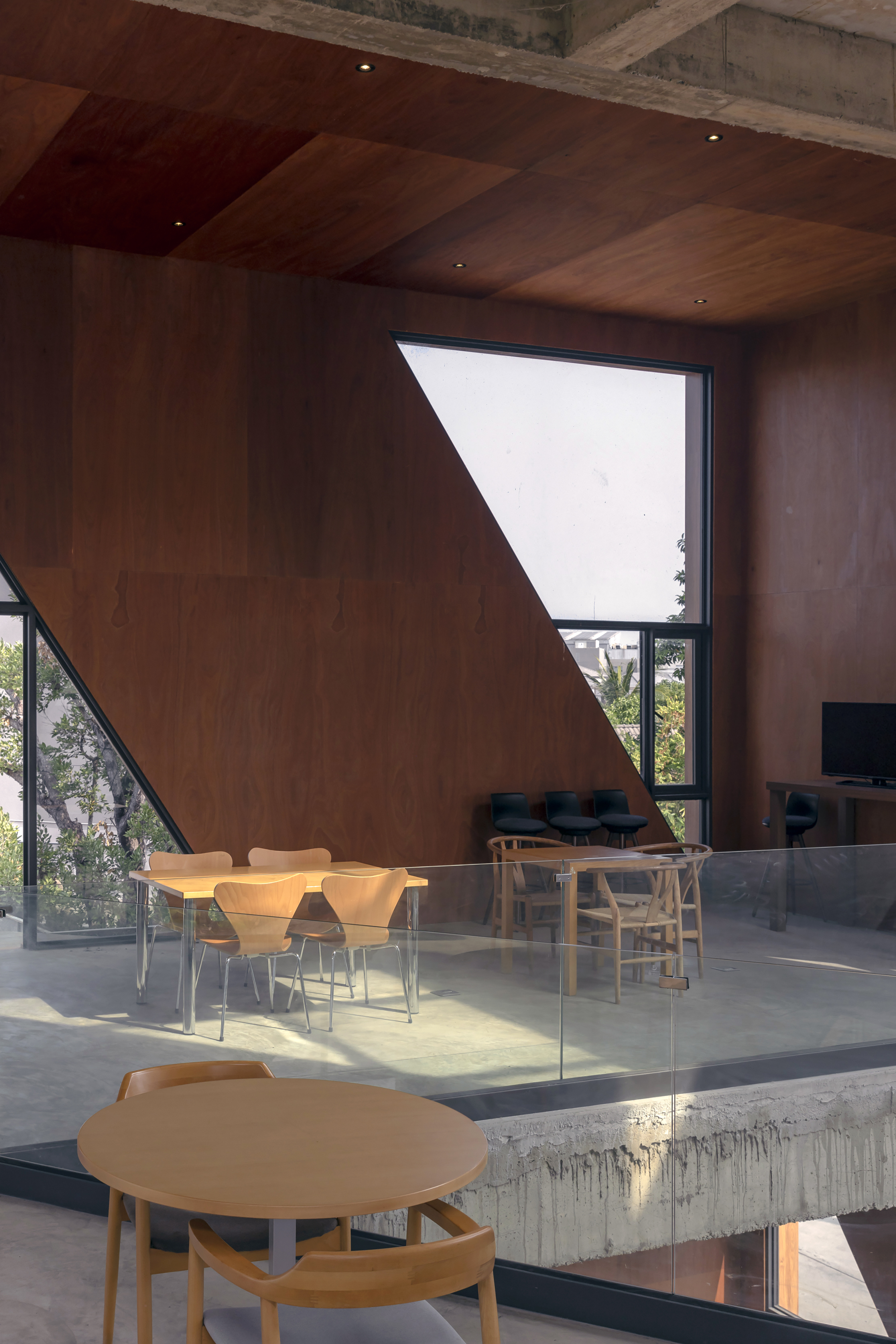 DIFF Coffee Roasters by ASWA (Architectural Studio of Work - Aholic ...