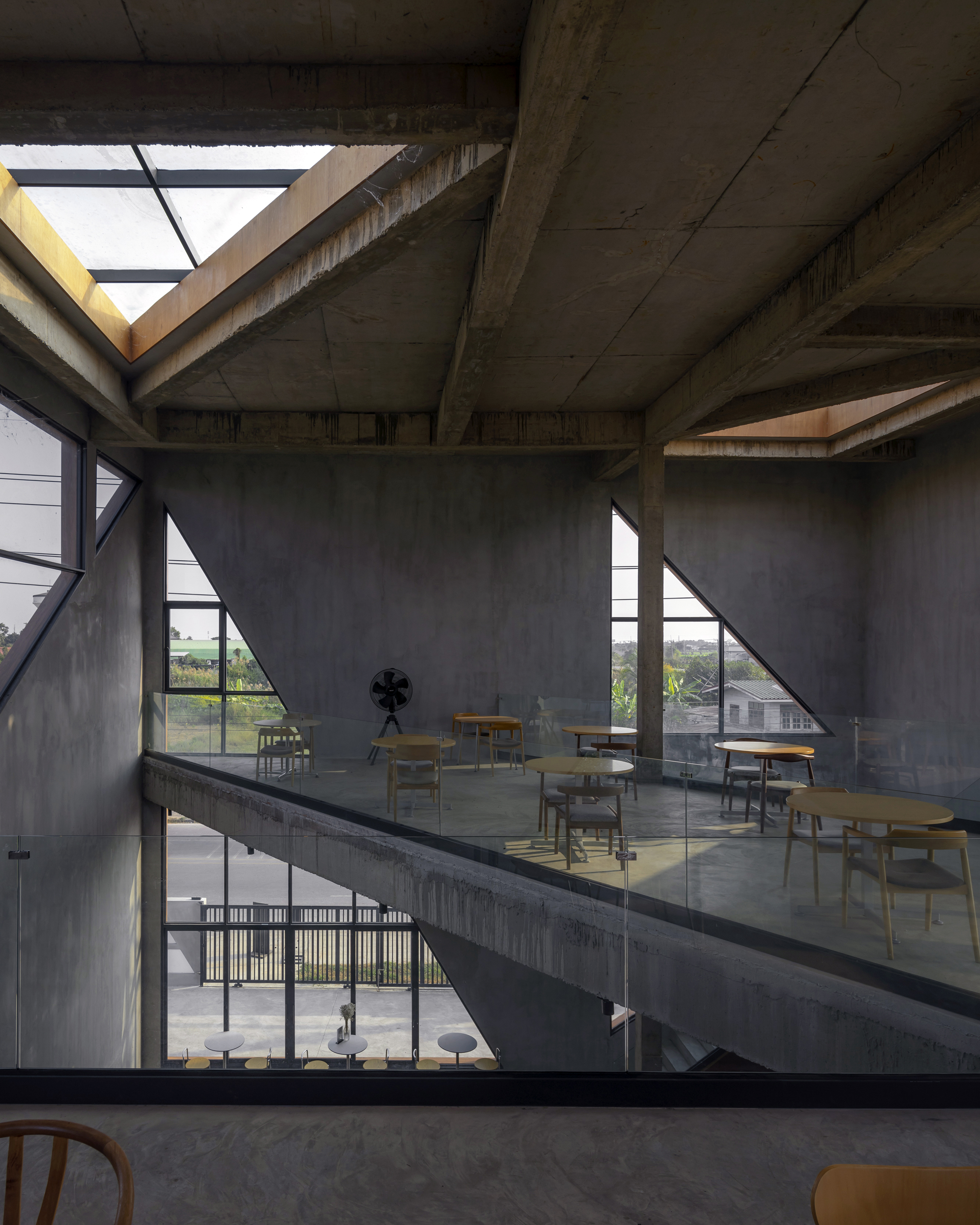 DIFF Coffee Roasters by ASWA (Architectural Studio of Work - Aholic ...