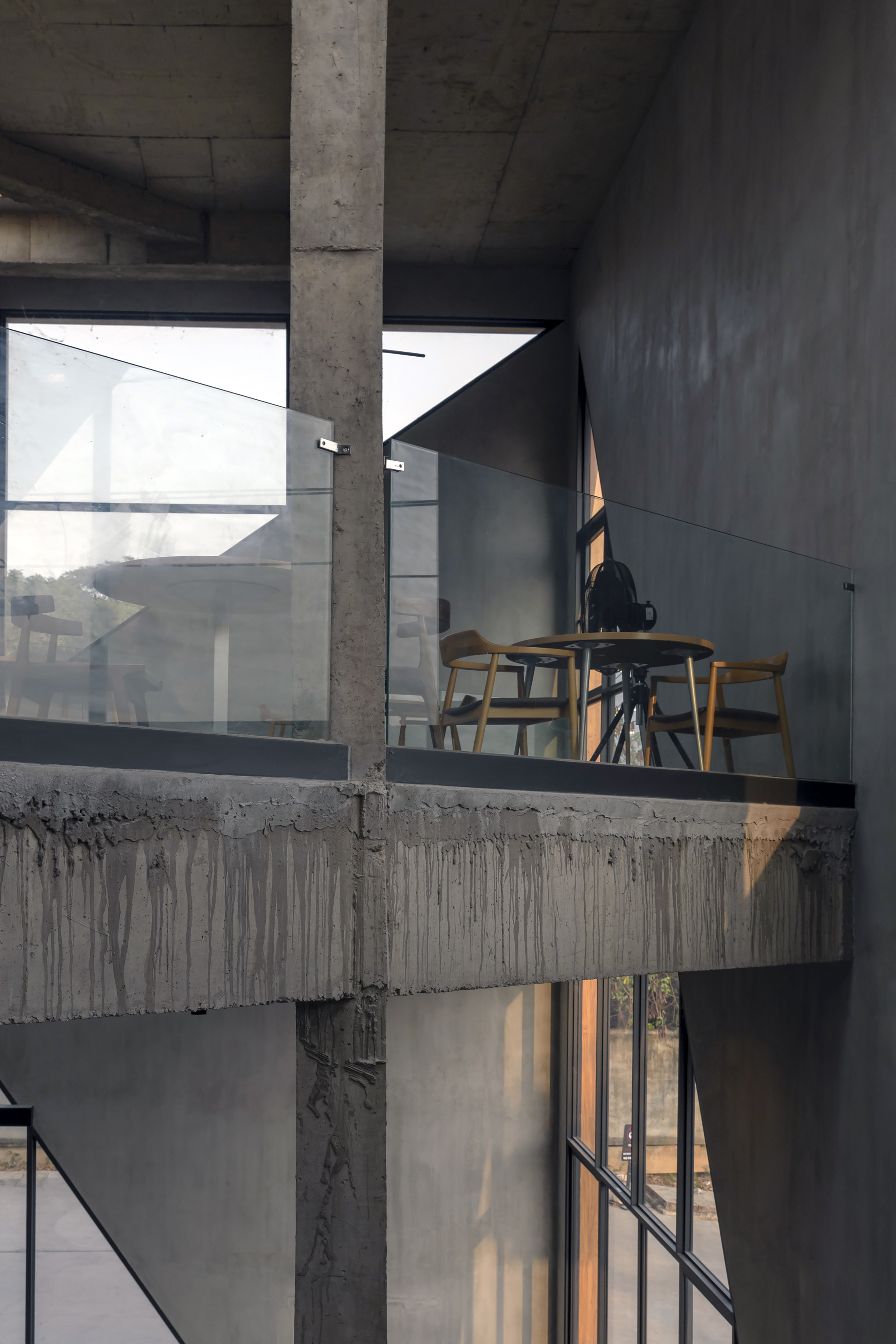 DIFF Coffee Roasters by ASWA (Architectural Studio of Work - Aholic ...