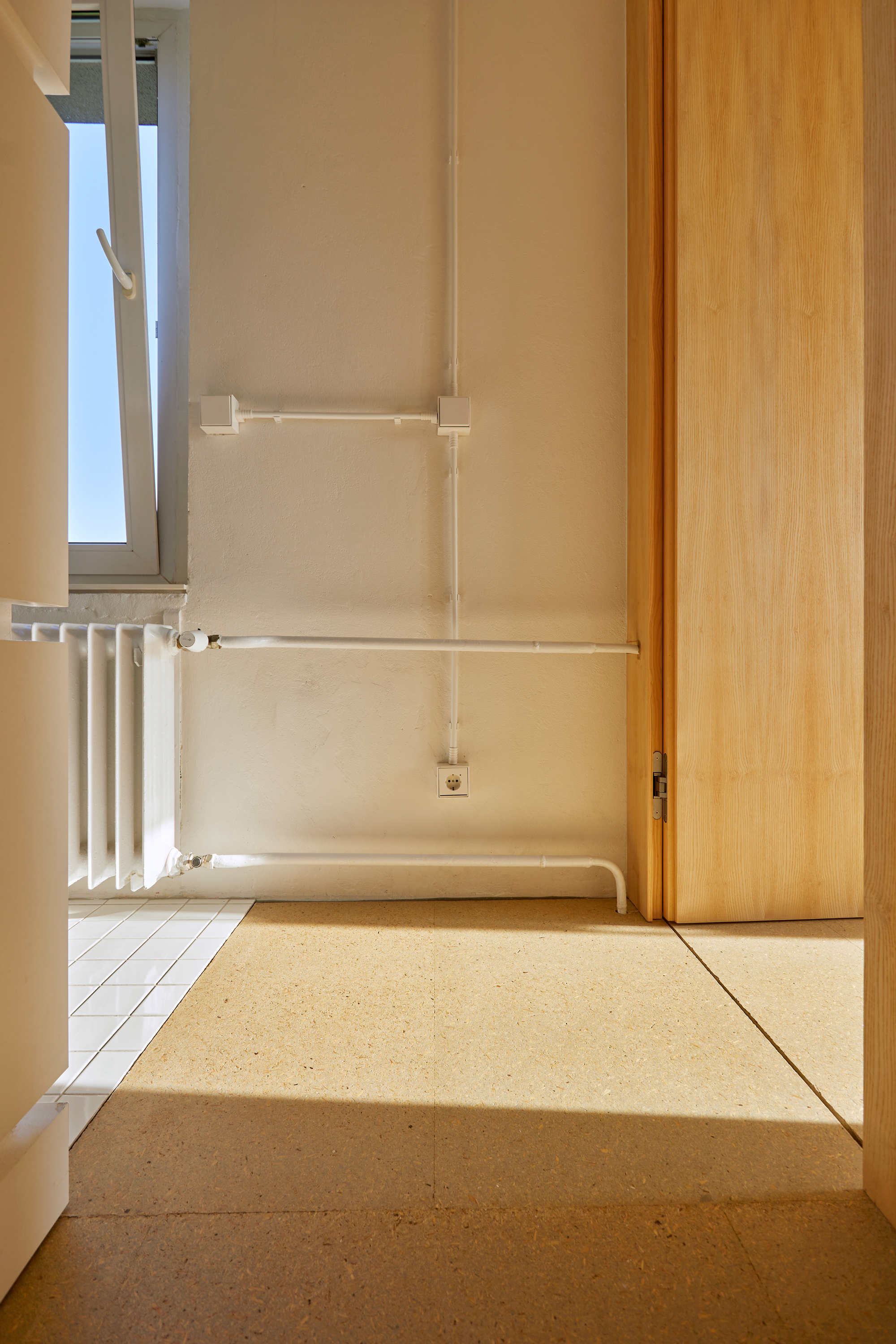 Idea 4159503: Architect's Apartment by RDTH architekti in Prague ...