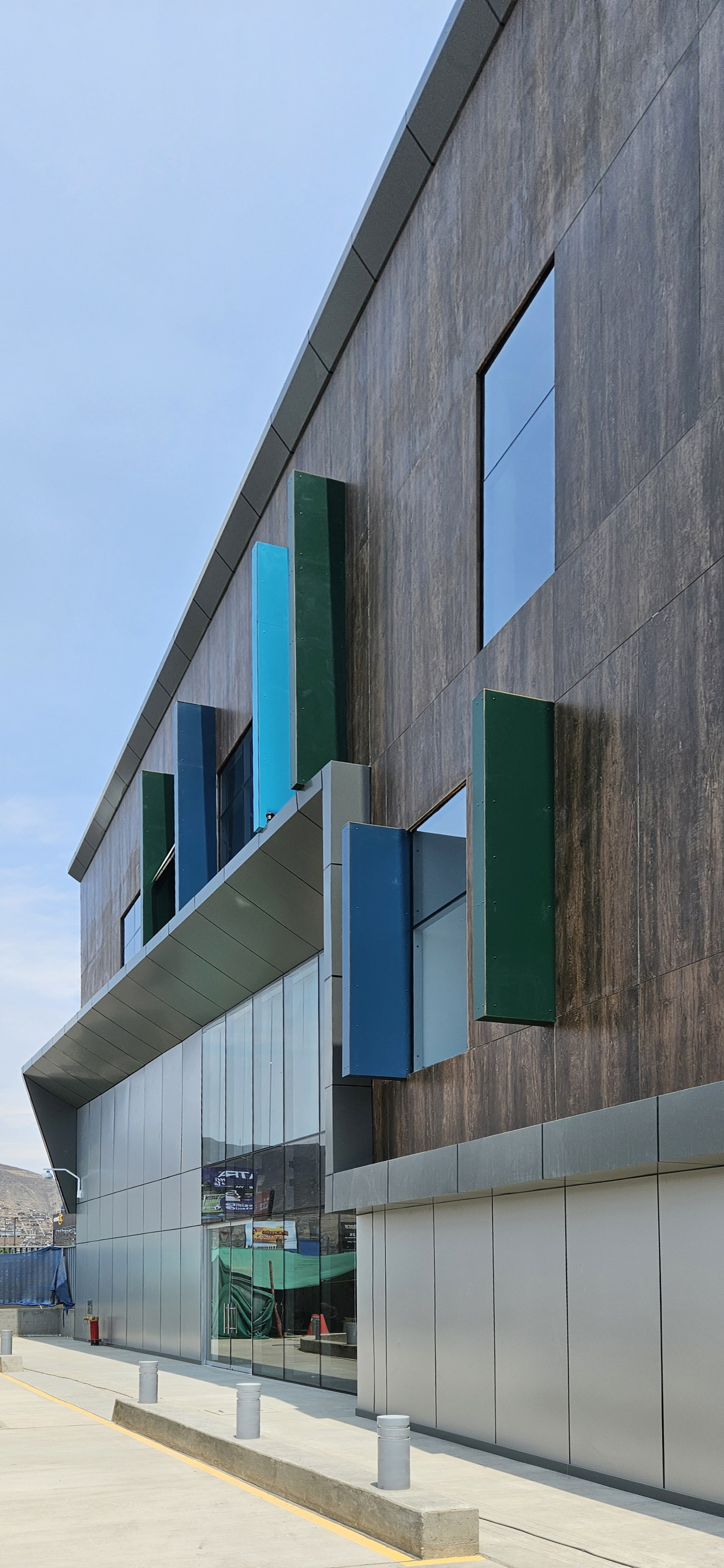 Aviva Medical Center - REX by Atelier Lima - Architizer