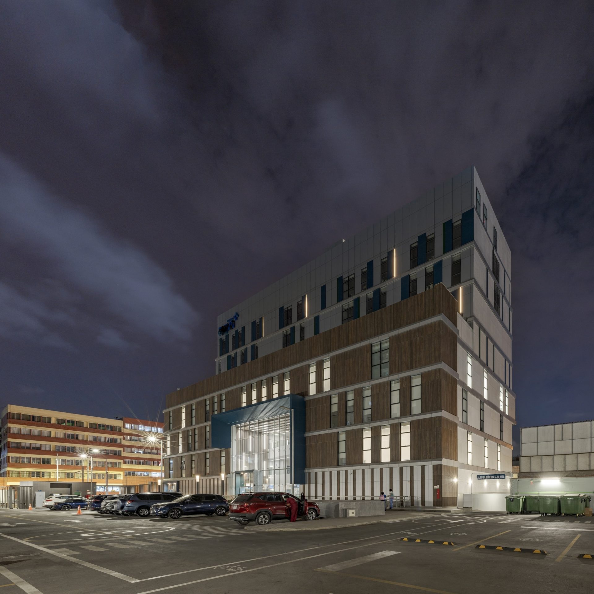 Clinica Aviva Lima Centro by Atelier Lima - Architizer