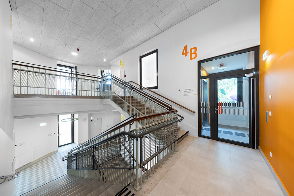 Volkshochschule Ottakring by RATAPLAN - Architektur ZT GmbH - Architizer