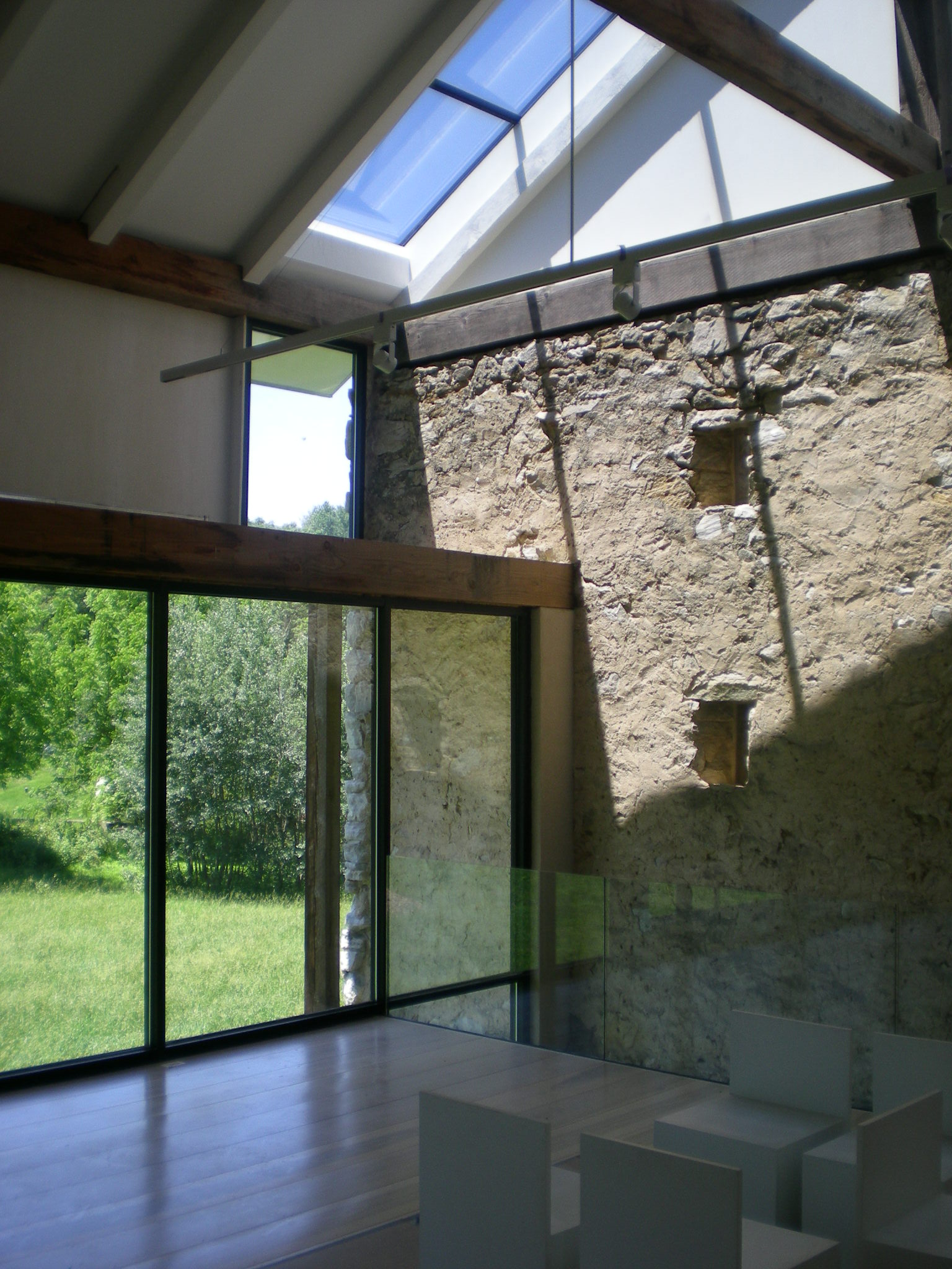 Betty Cooke Barn by Studio of an Artisan Builder and Lucid Explorer ...