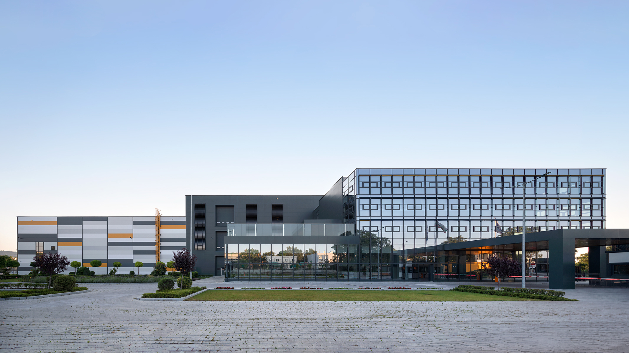 AREON production and administrative complex by IPA - Architecture and ...
