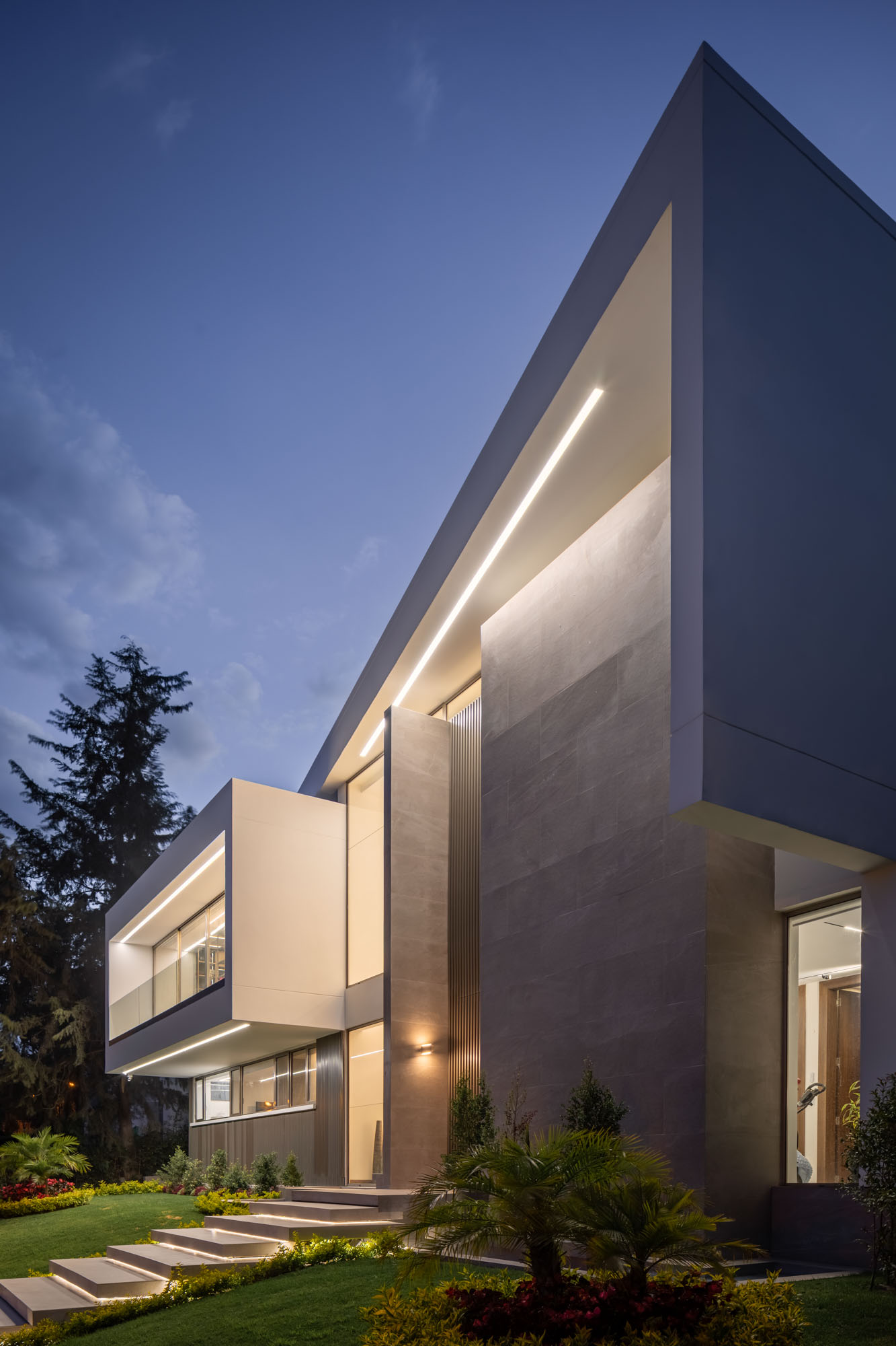 Idea 4182085: Prisma House by NAJAS ARQUITECTOS in Puembo, Ecuador ...