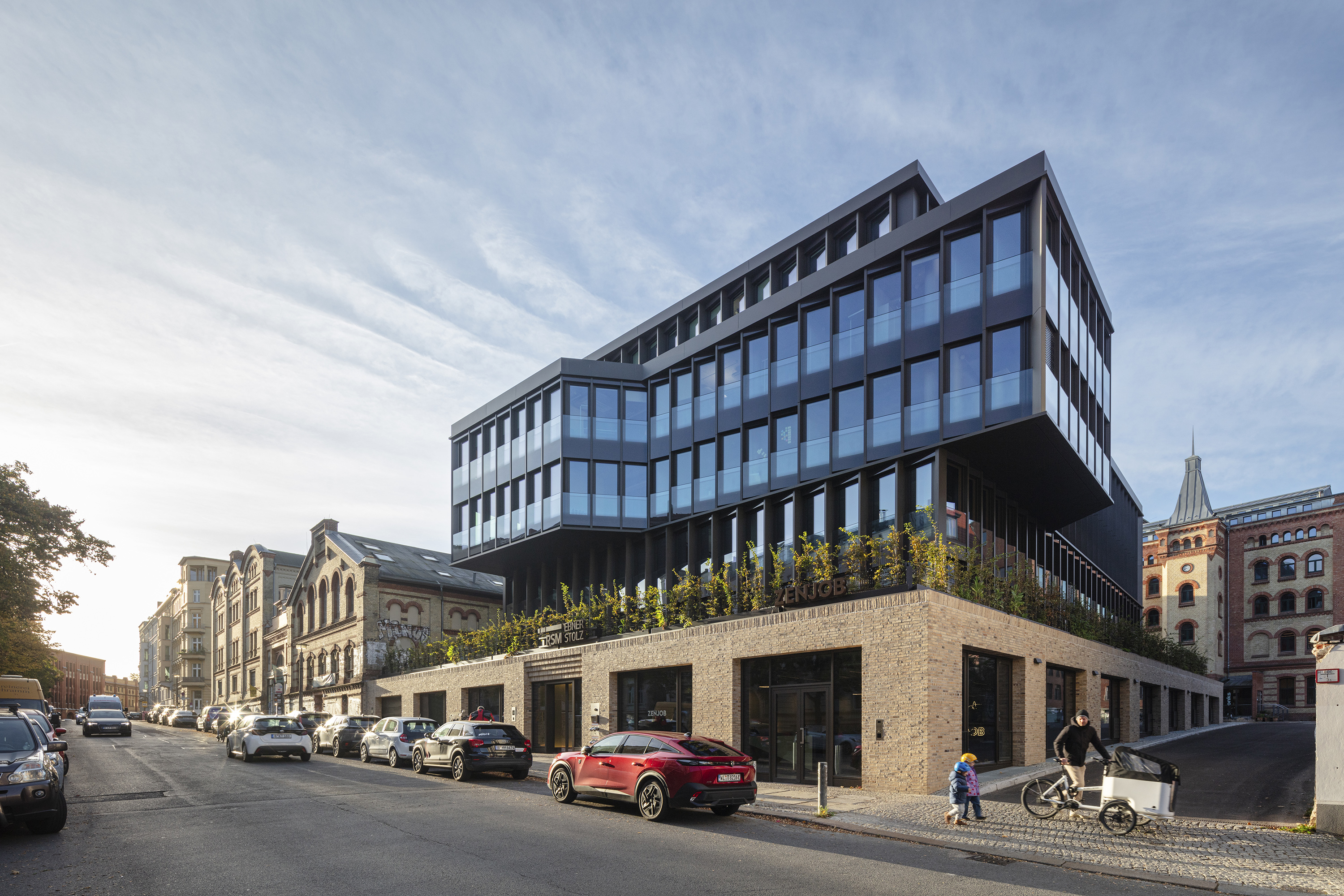 SAB office building, Saarbruecker Strasse 21 by TCHOBAN VOSS ...