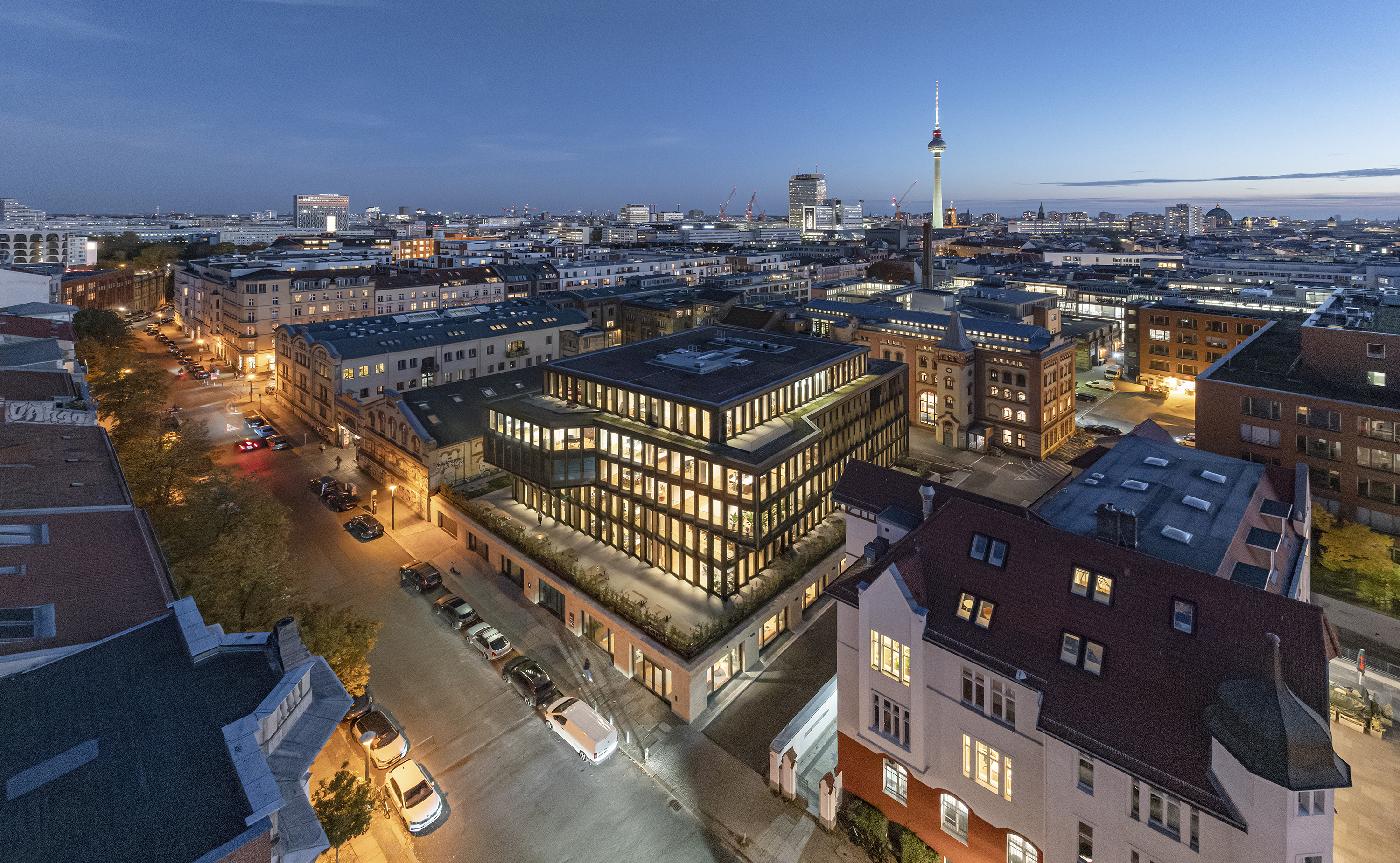 SAB office building, Saarbruecker Strasse 21 by TCHOBAN VOSS ...