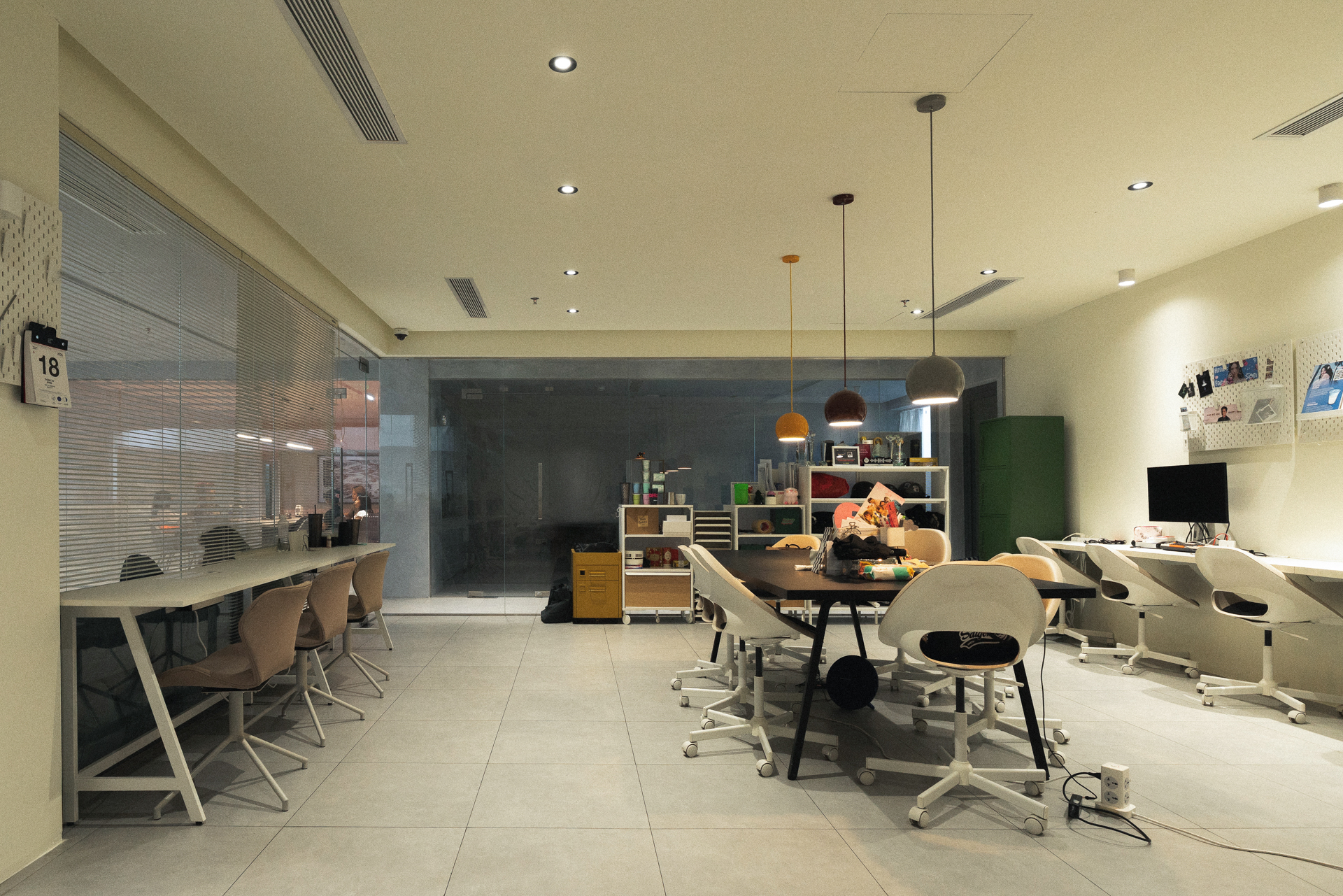 SQ Office by xưởng xép - Architizer