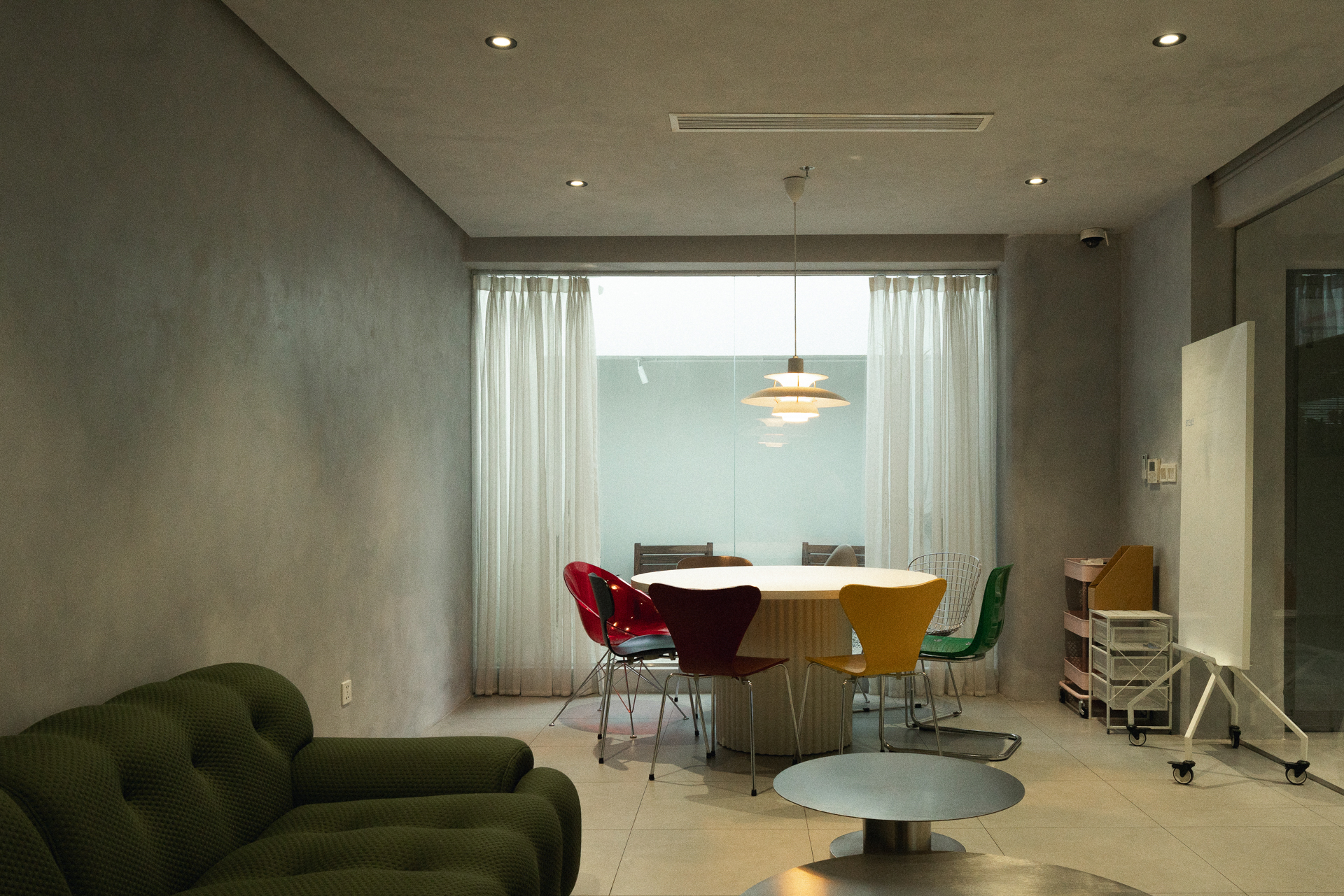 SQ Office by xưởng xép - Architizer