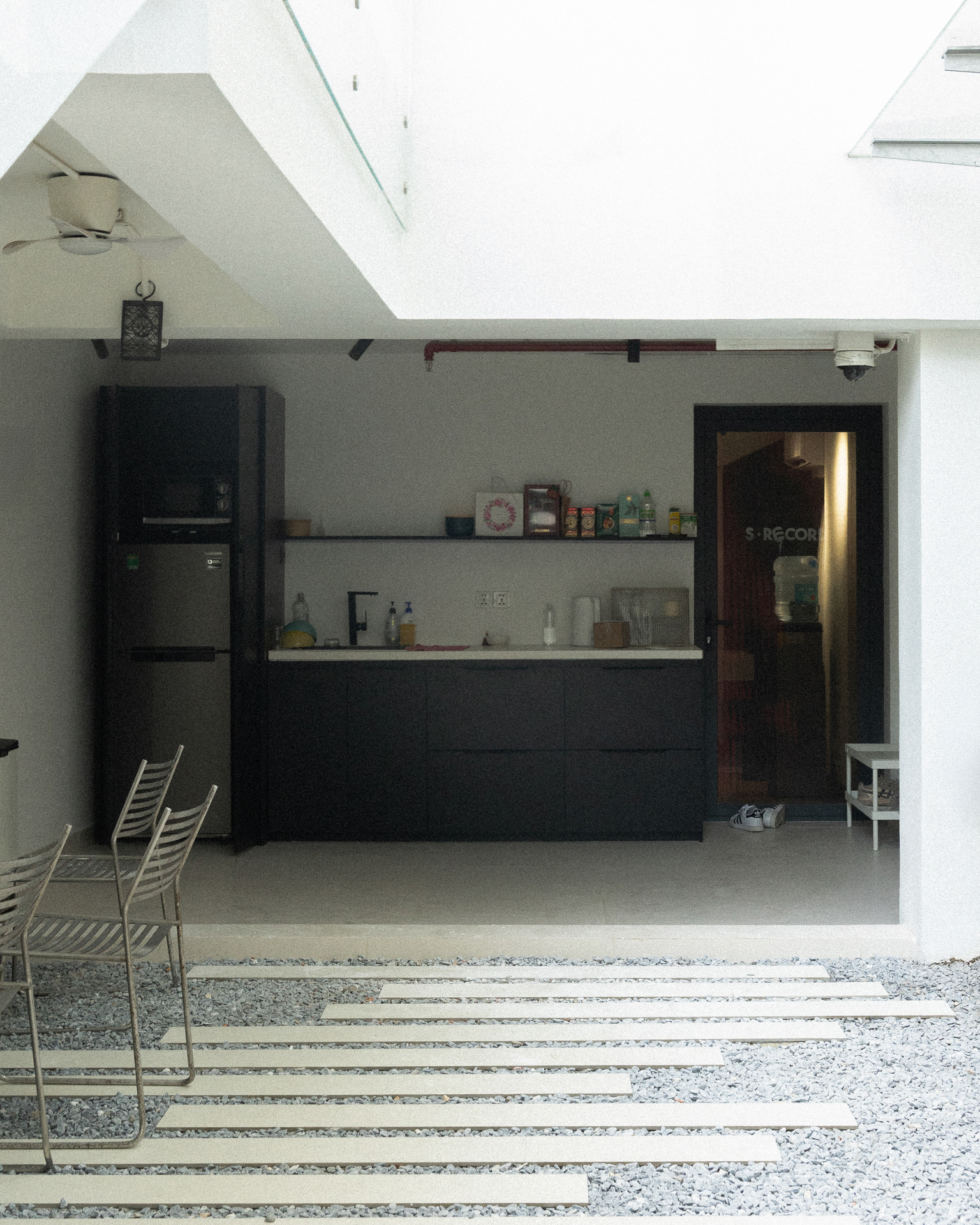 SQ Office by xưởng xép - Architizer