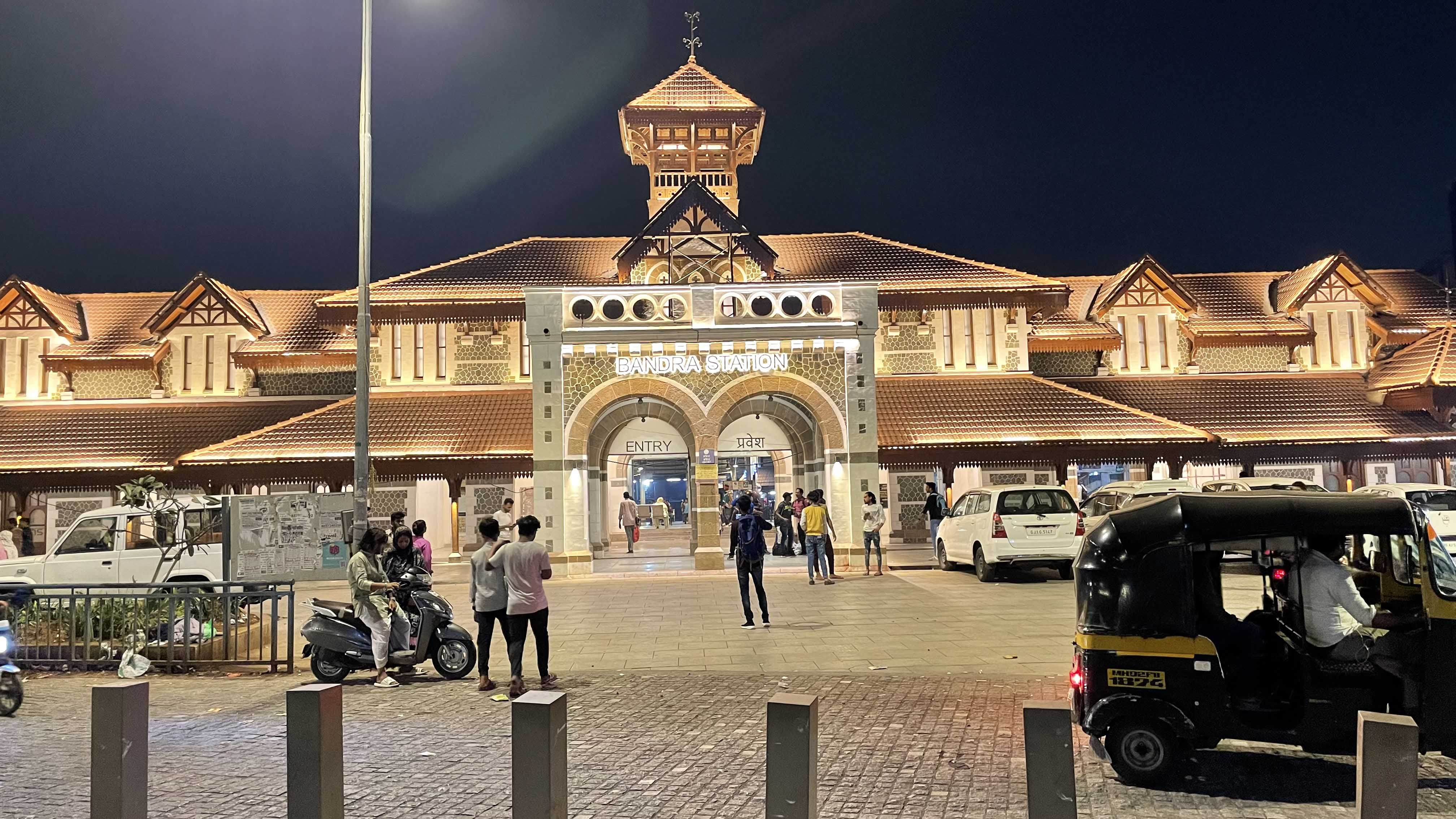 Bandra Station by Abha Narain Lambah Associates - Architizer