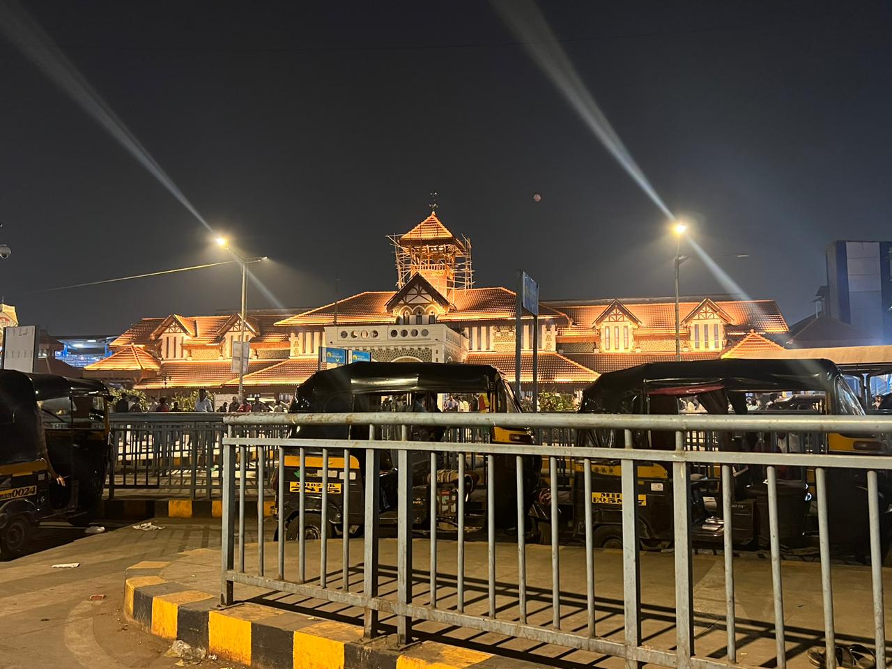 Bandra Station by Abha Narain Lambah Associates - Architizer