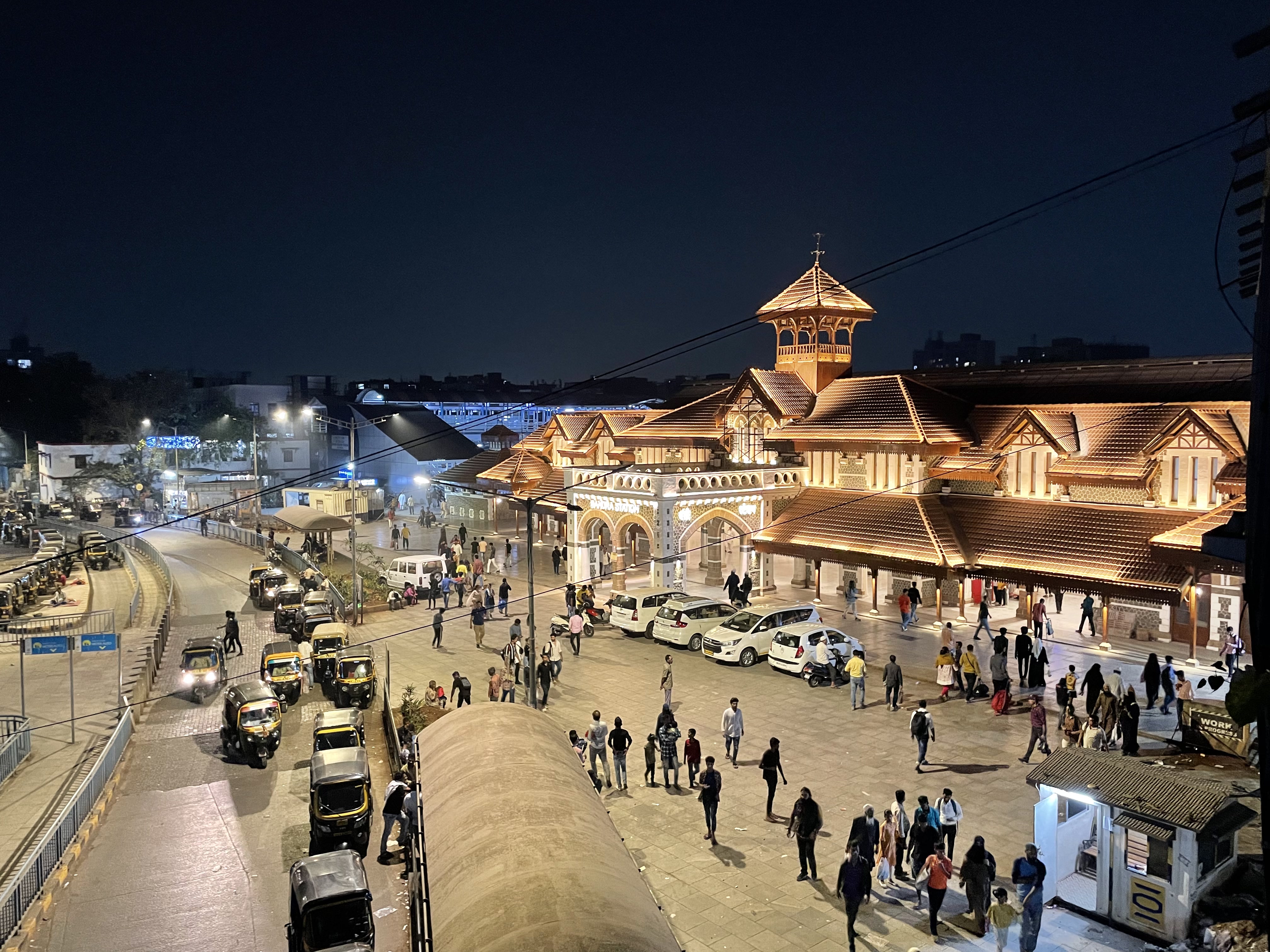 Bandra Station by Abha Narain Lambah Associates - Architizer