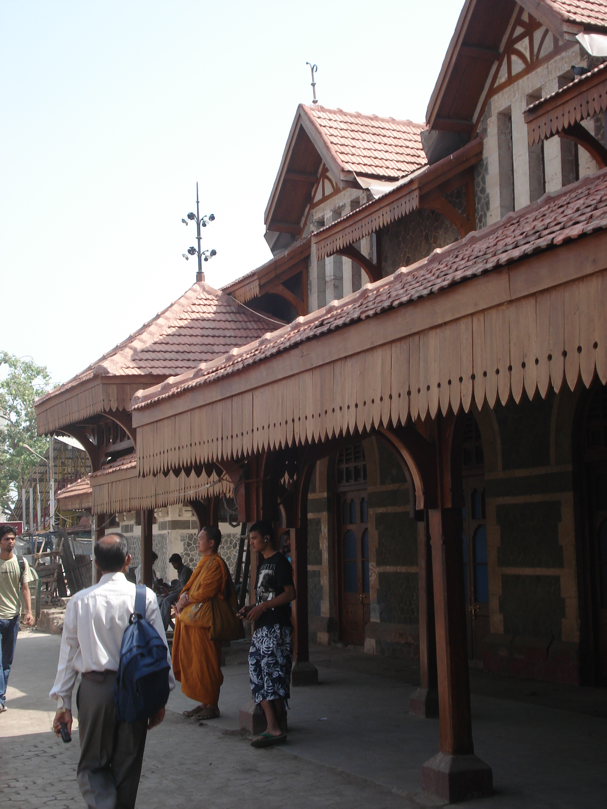 Bandra Station by Abha Narain Lambah Associates - Architizer