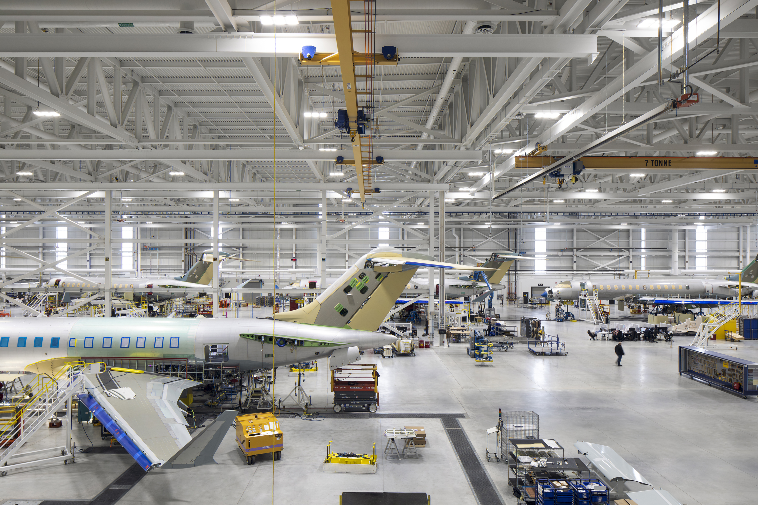 Bombardier Aircraft Assembly Centre by NEUF architect(e)s - Architizer