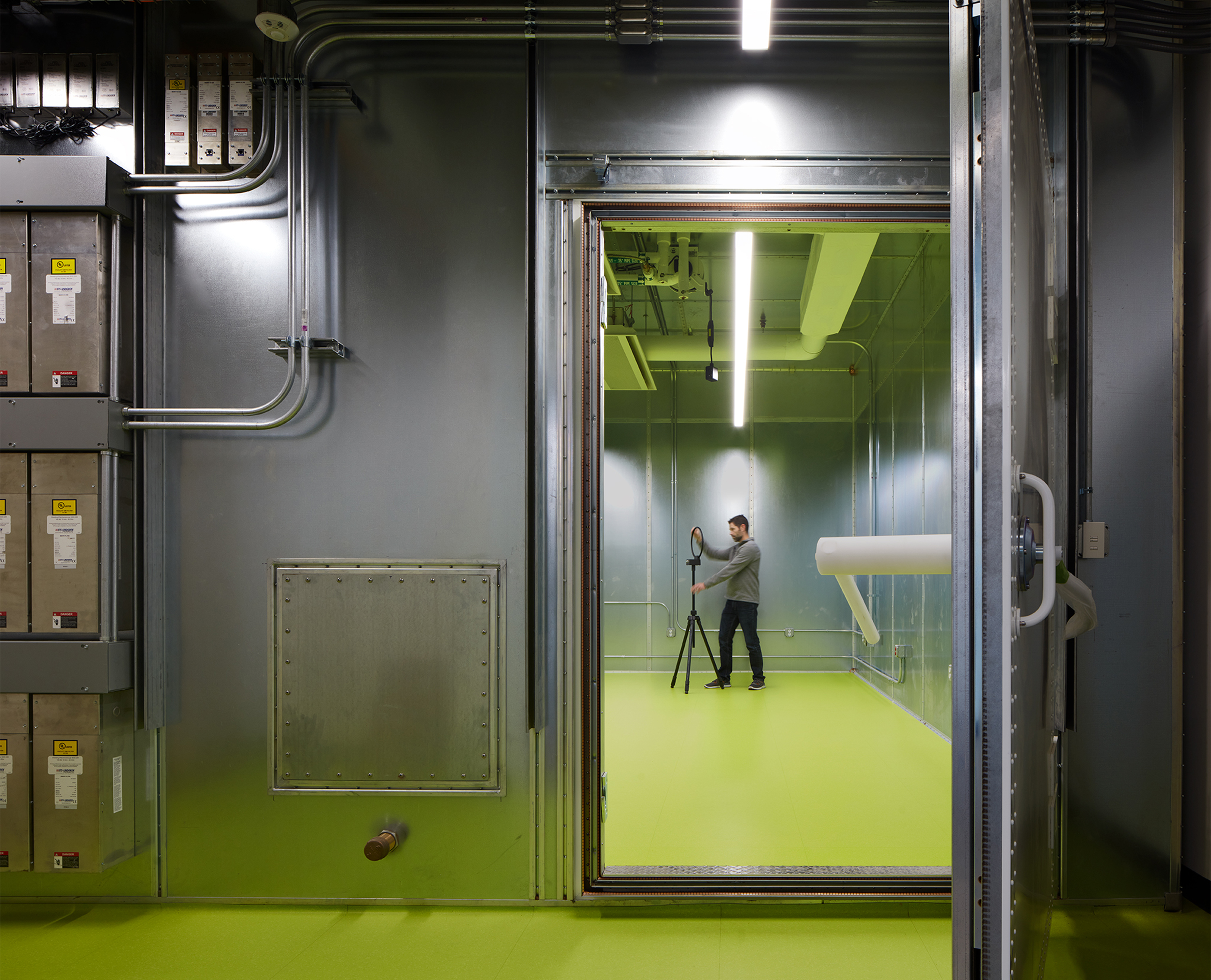NASA Aerospace Communications Facility by Ross Barney Architects ...