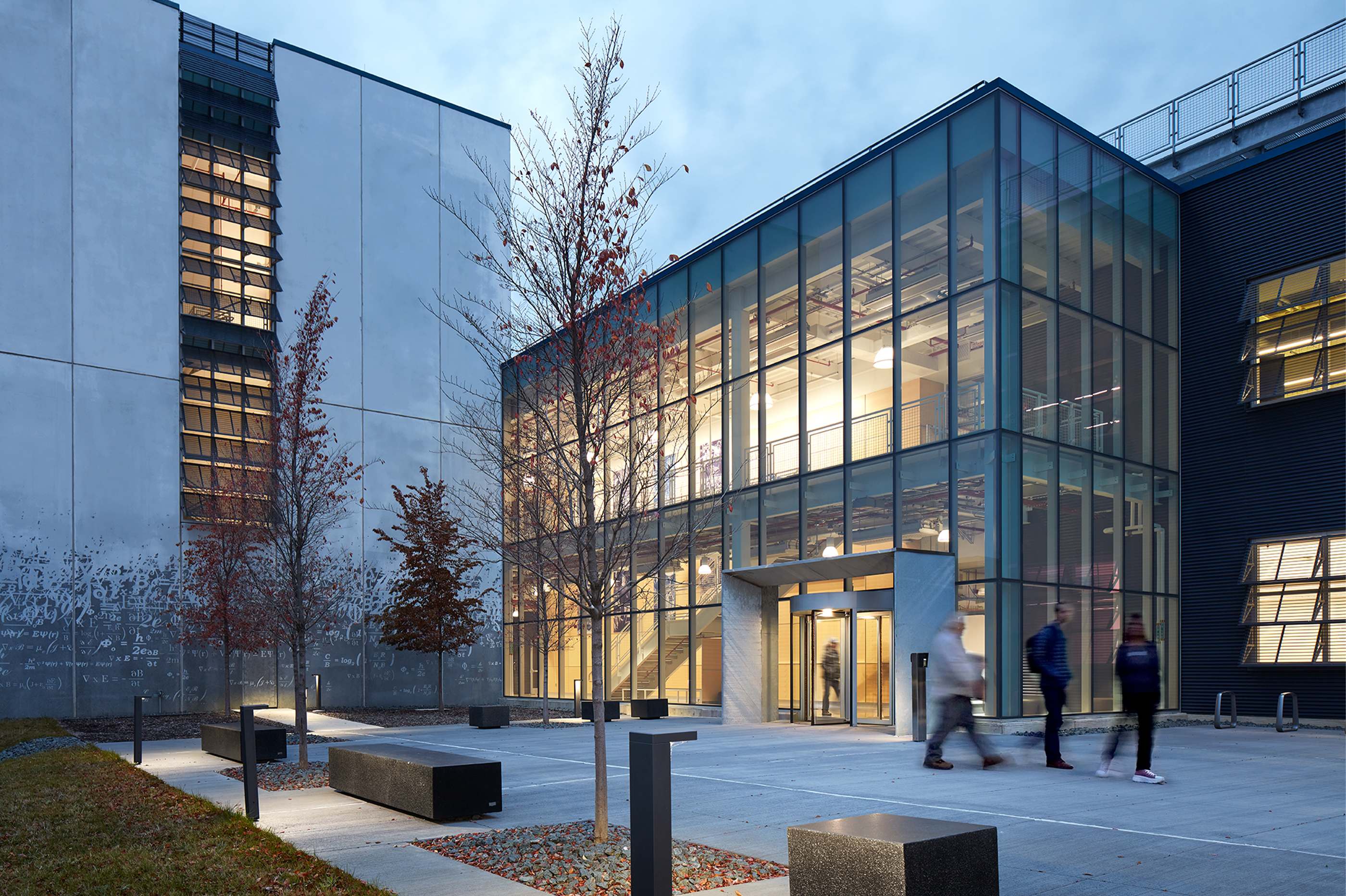 NASA Aerospace Communications Facility by Ross Barney Architects ...