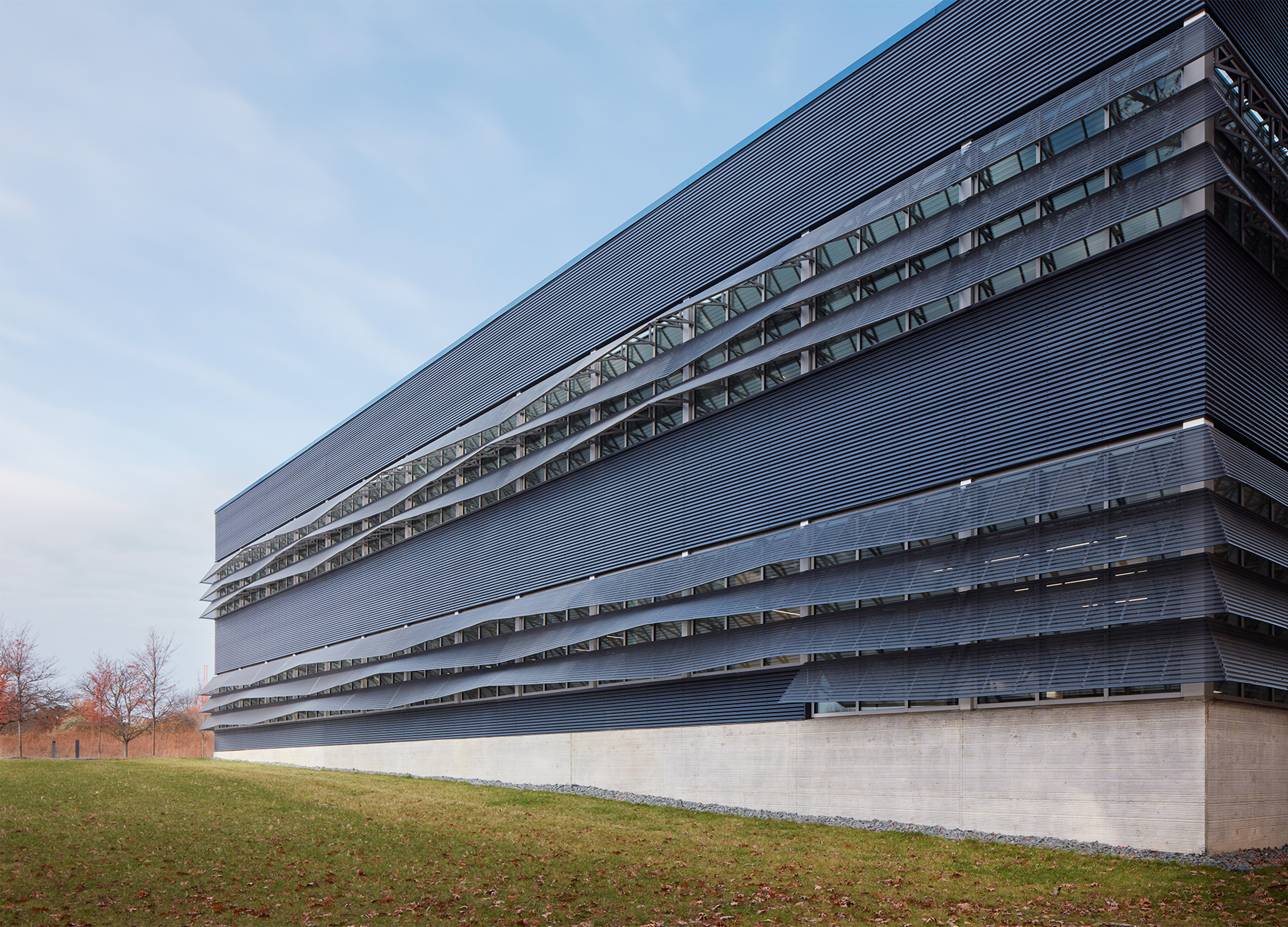 NASA Aerospace Communications Facility by Ross Barney Architects ...