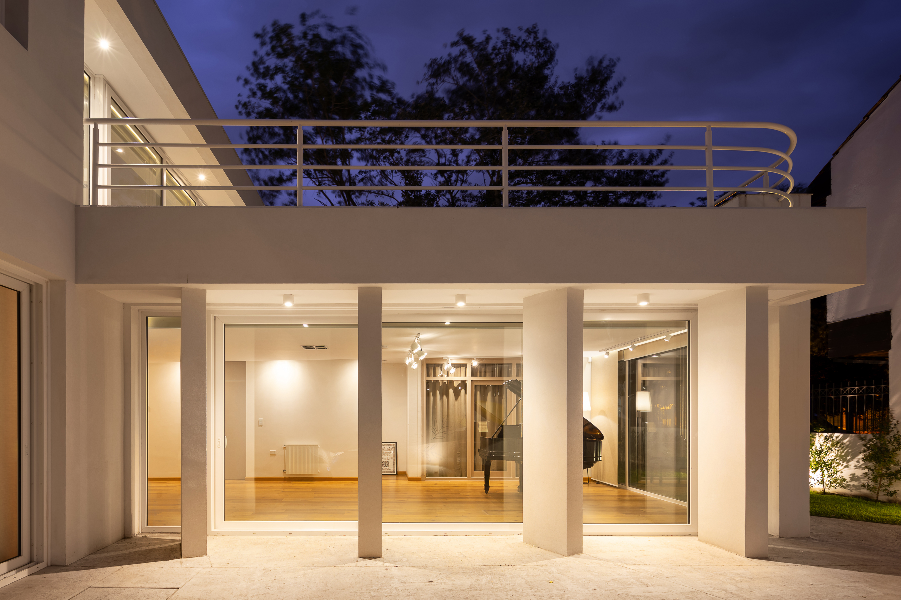 Studio House by Moirë Architects - Architizer