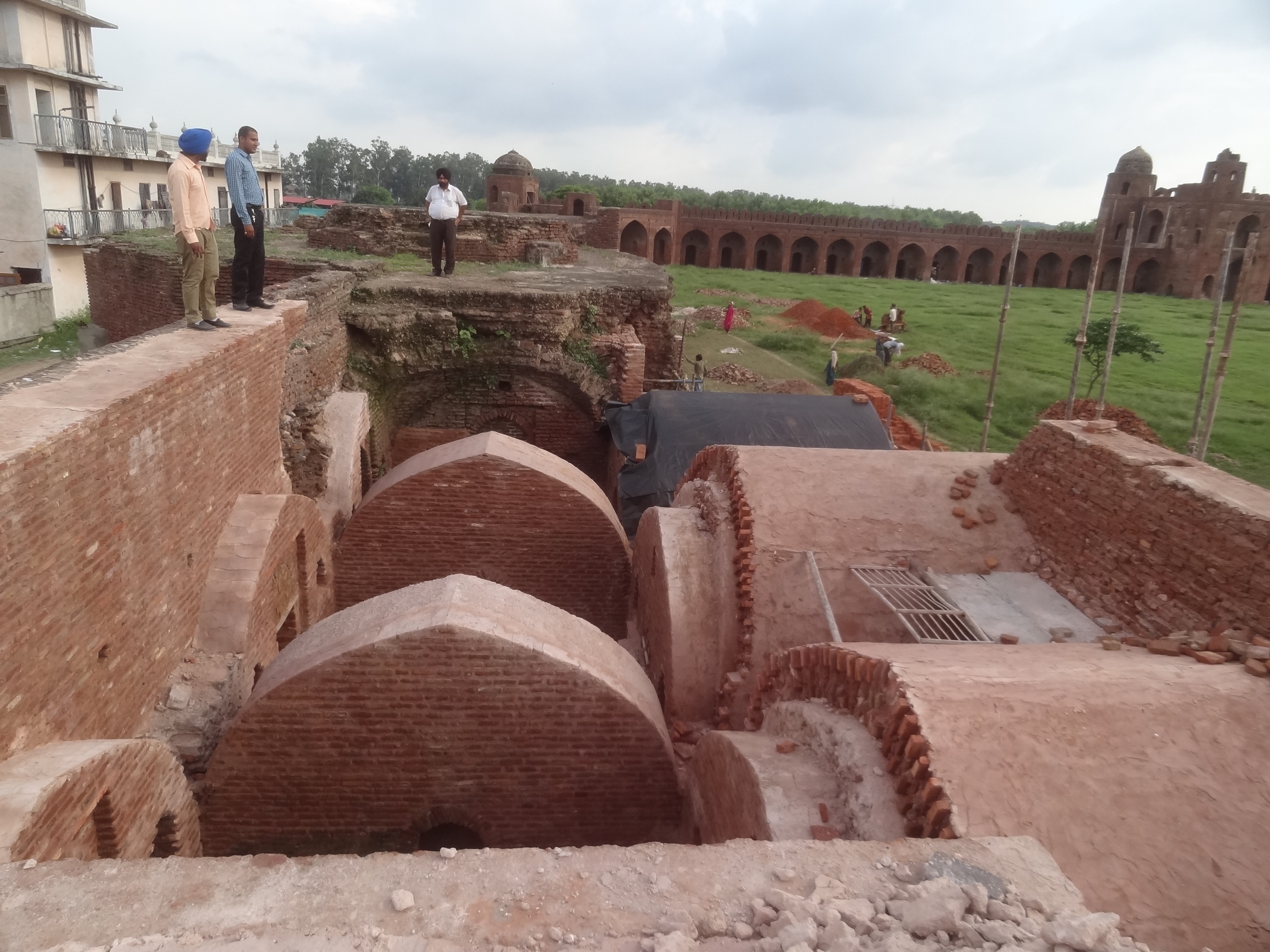 Idea 4209452: MUGHAL SARAI DORAHA by Abha Narain Lambah Associates in ...
