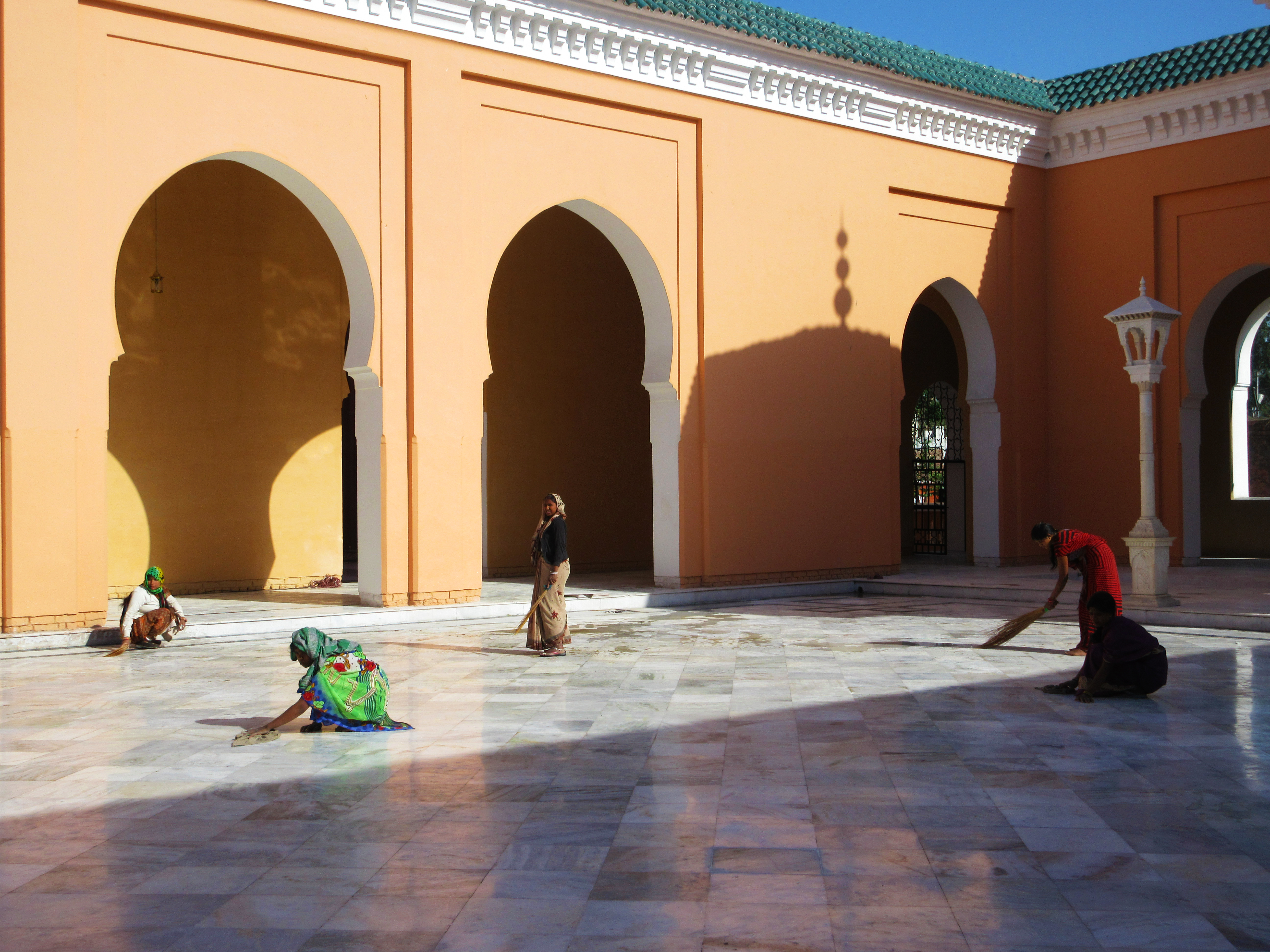 MOORISH MOSQUE by Abha Narain Lambah Associates - Architizer
