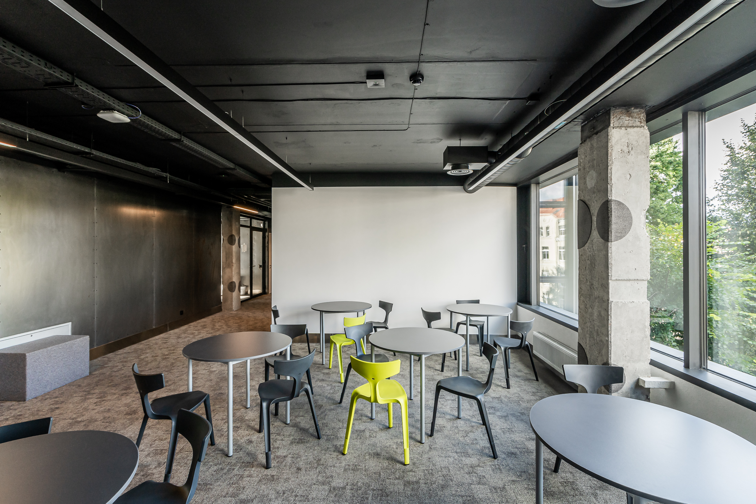 Erudito Licėjus School in Vilnius by Architectural bureau G.Natkevicius ...