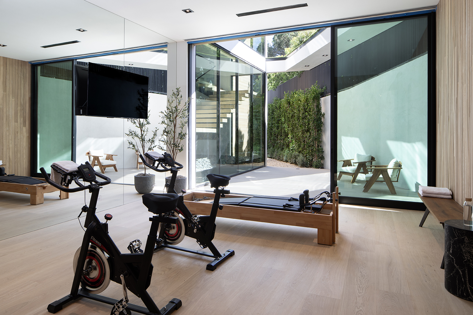 Getty View Residence by IR Architects - Architizer