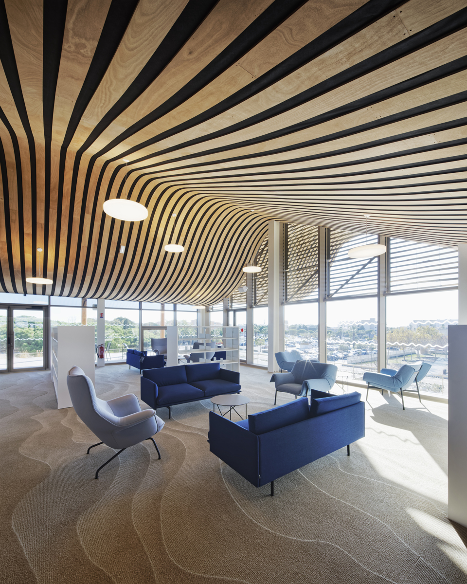Event Hall L’Agora and Ernest Hemingway Media Library by Ateliers A+ ...