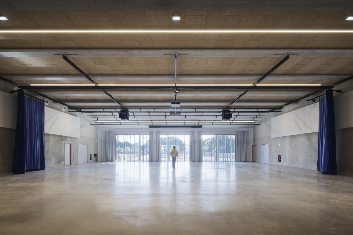 Event Hall L’Agora and Ernest Hemingway Media Library by Ateliers A+ ...
