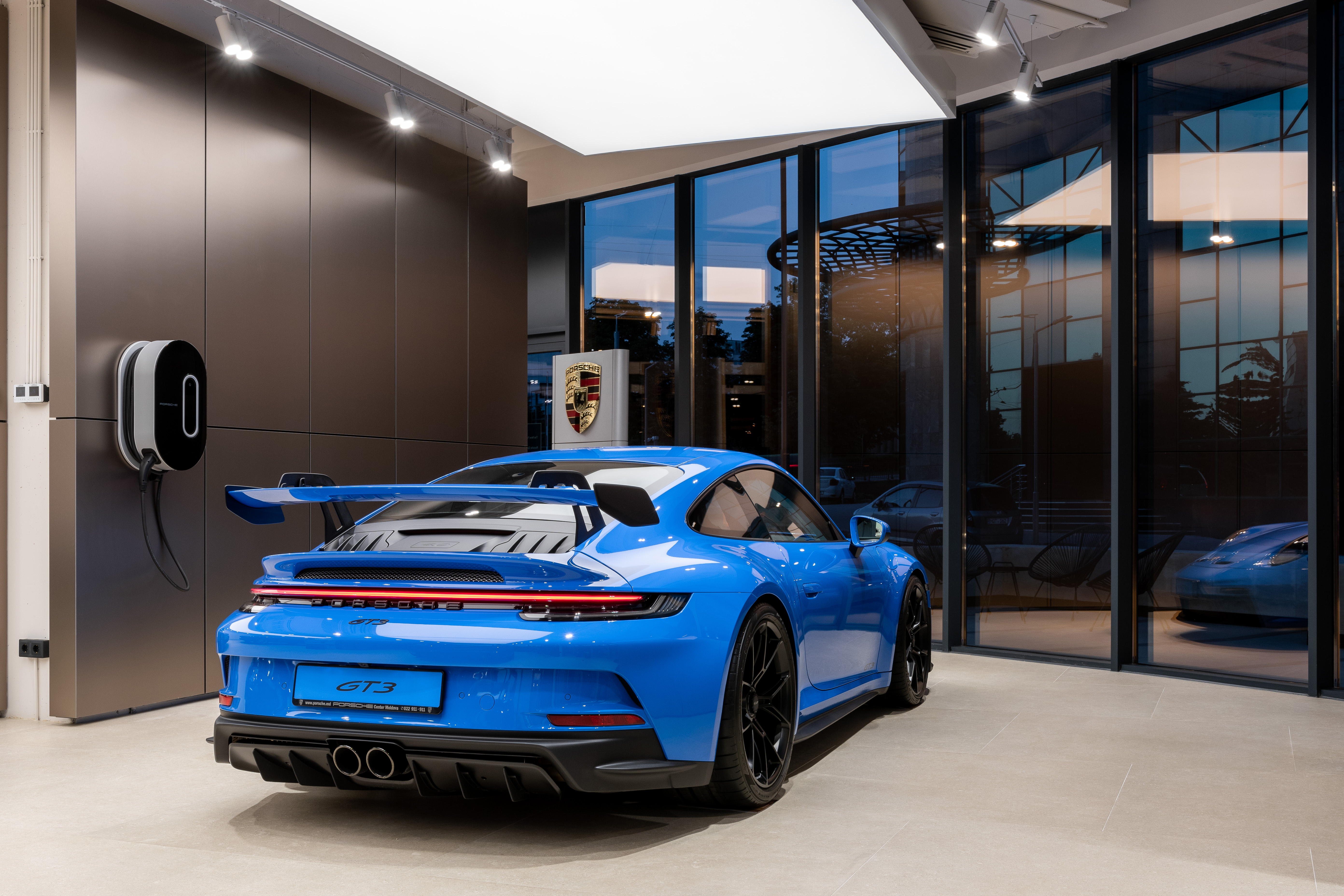 PORSCHE POP UP SHOWROOM by ARCHFORM Studio - Architizer