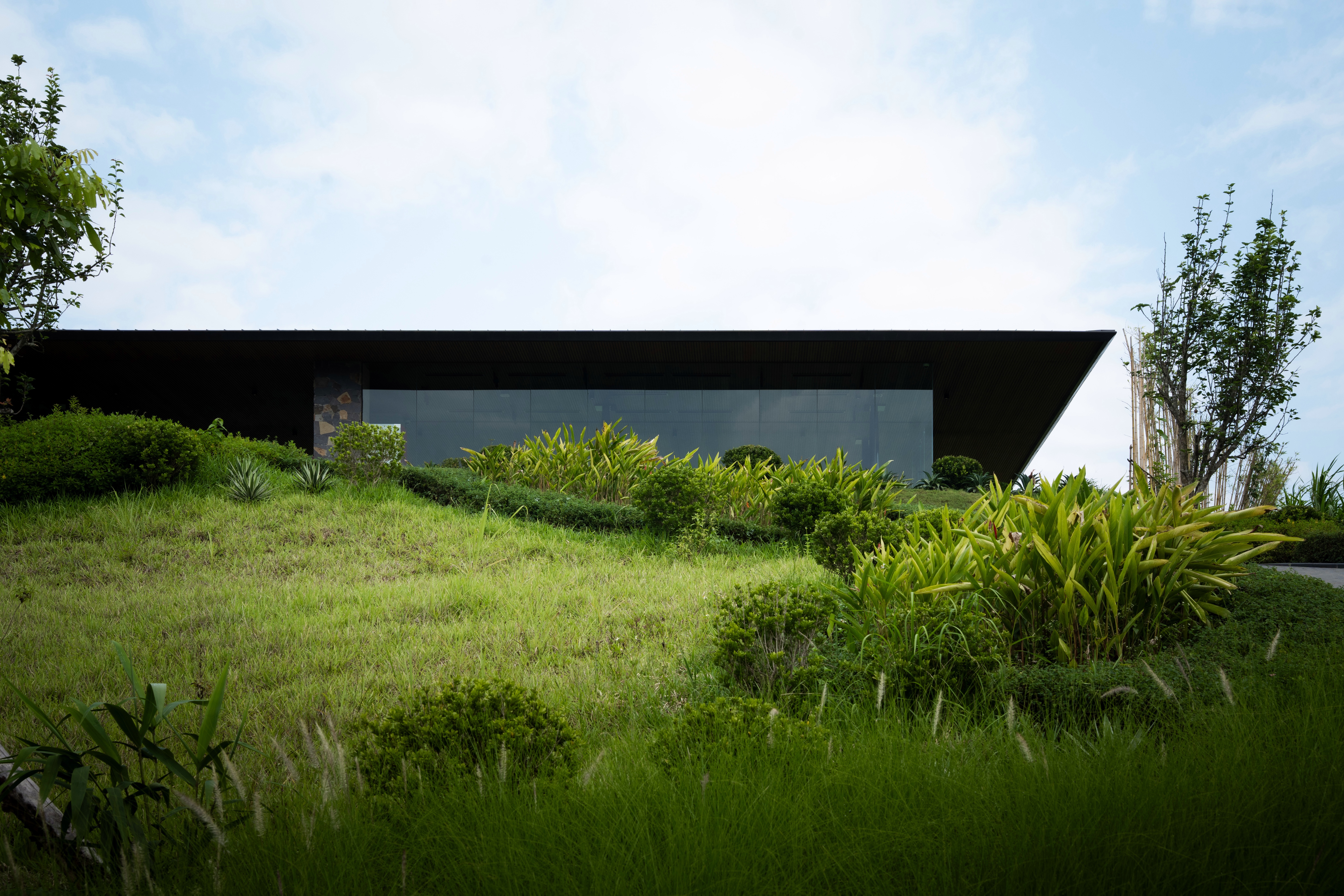 "The Indigo" Driving Range by INFINITIVE ARCHITECTURE - Architizer