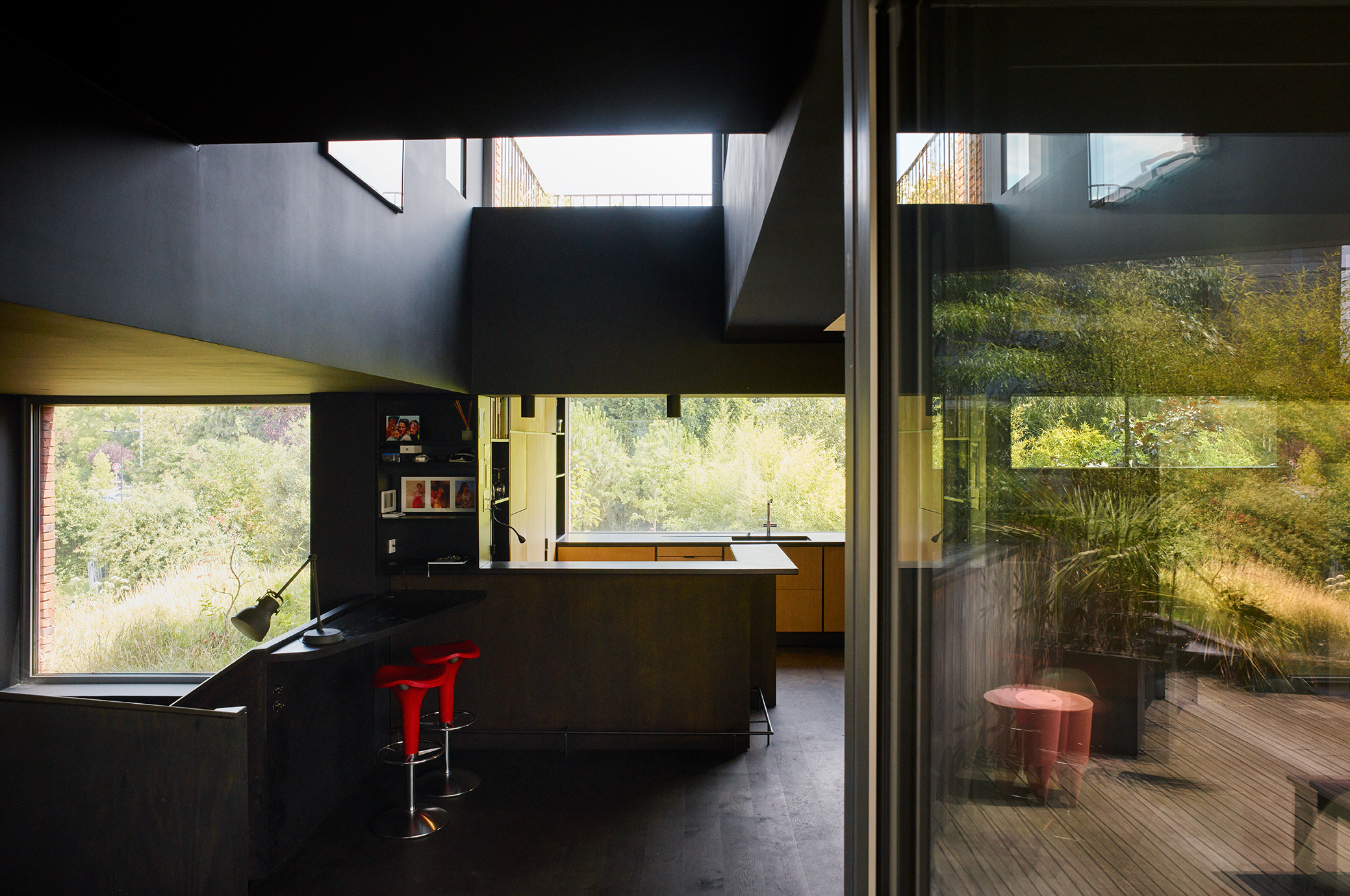 House V_17 by Emma Weiss Architecte + Lydéric Veauvy (TANK) by TANK ...